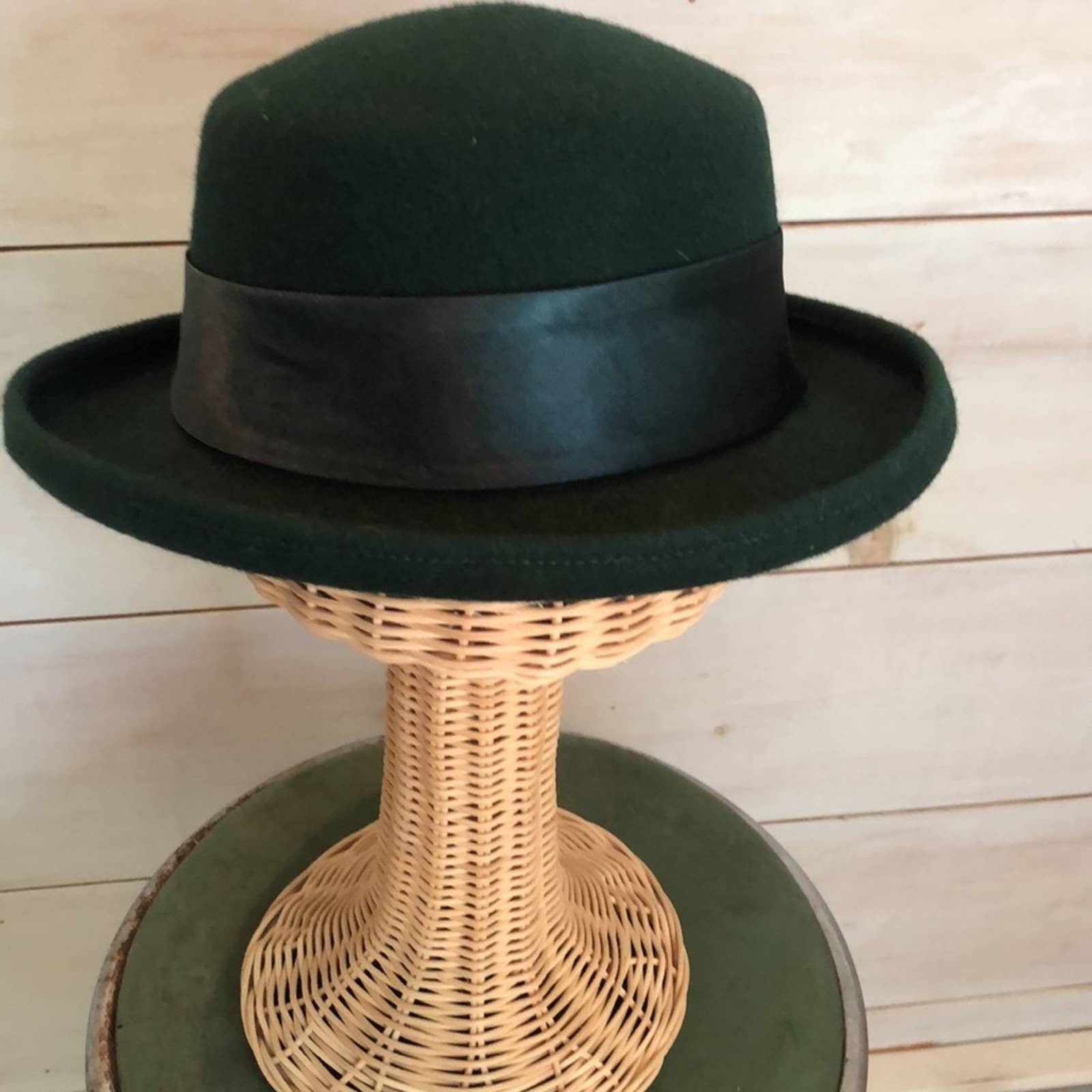 Vintage Woman’s Forest Green Wool Hat Italy | Shop THRILLING