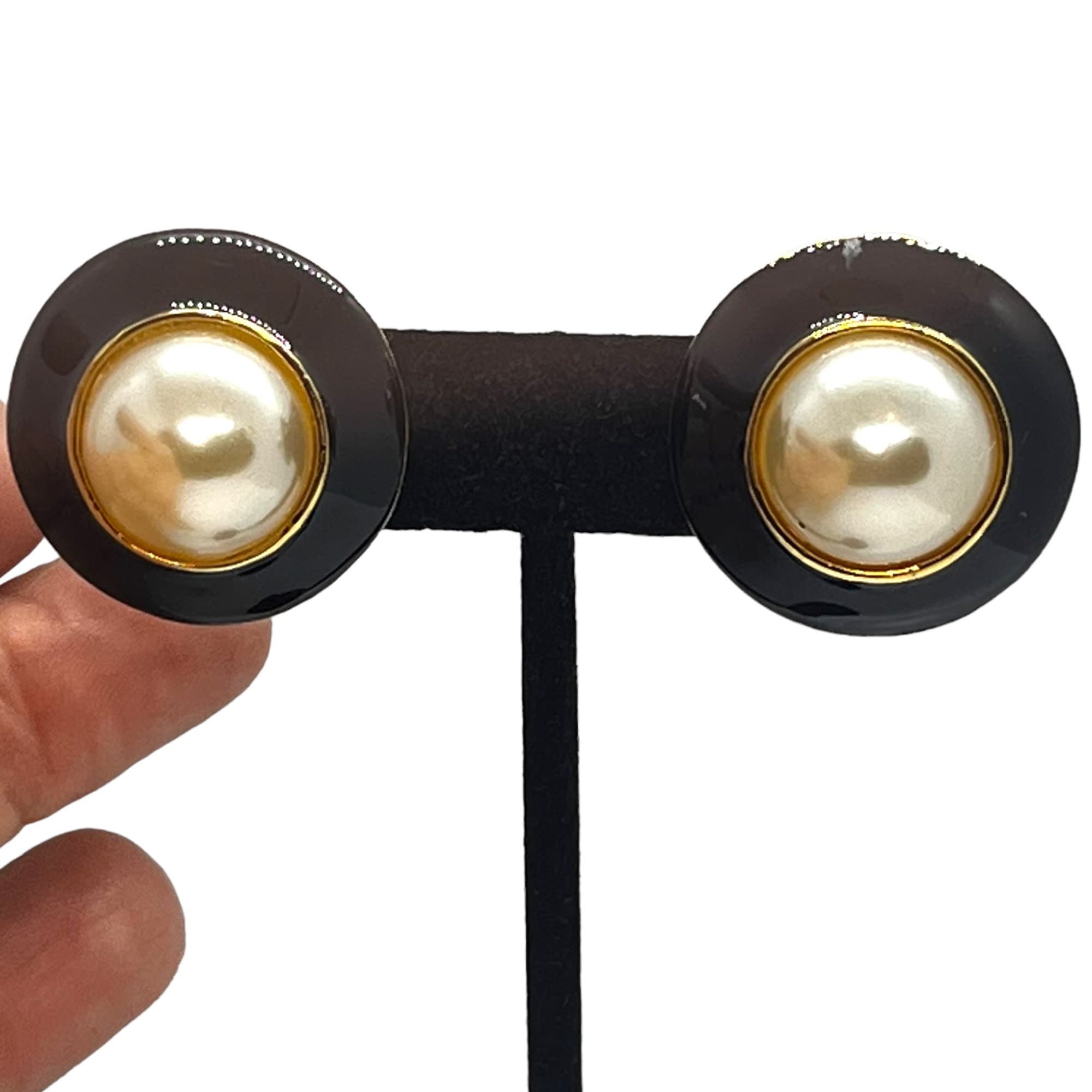 Timeless Vintage Black and White Pearl Dome Earrings 80s 90s Runway Co ...
