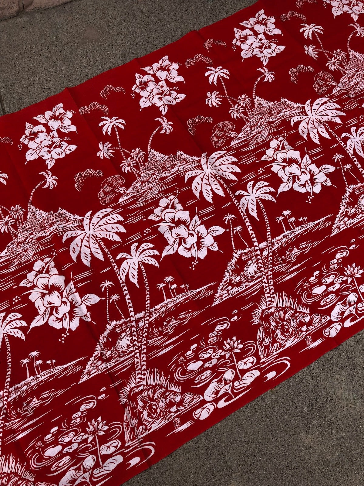 Vintage 60s Hawaiian Novelty Print Fabric 2. 02 Yds | Shop THRILLING