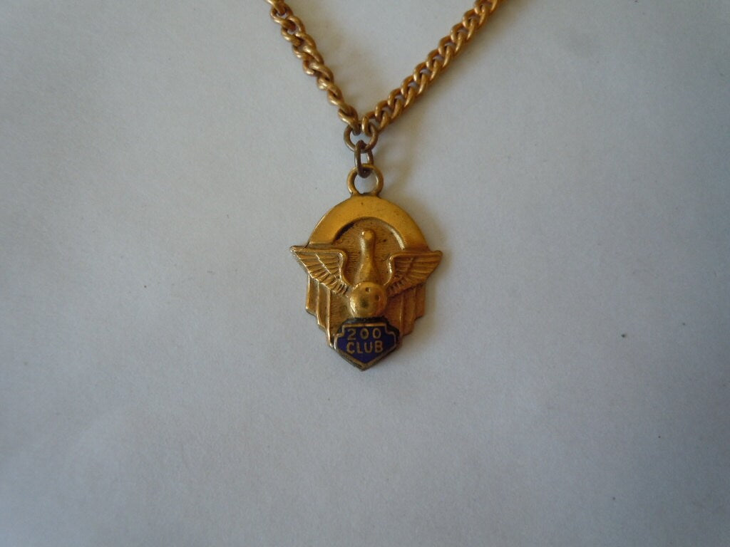 Vintage Gold 50s 200 Club Bowling Pendant Tie Bar | Shop THRILLING
