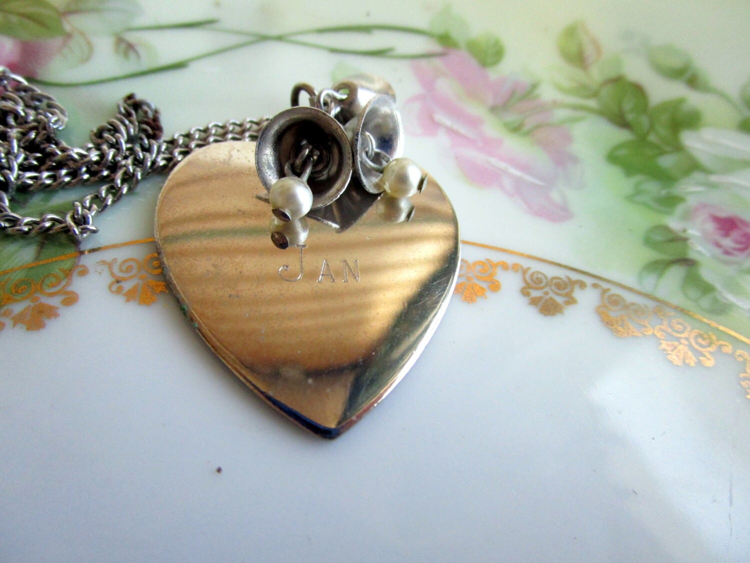 Vintage Heart Name Pendant Jan Etched with Pearls and Bells | Shop ...