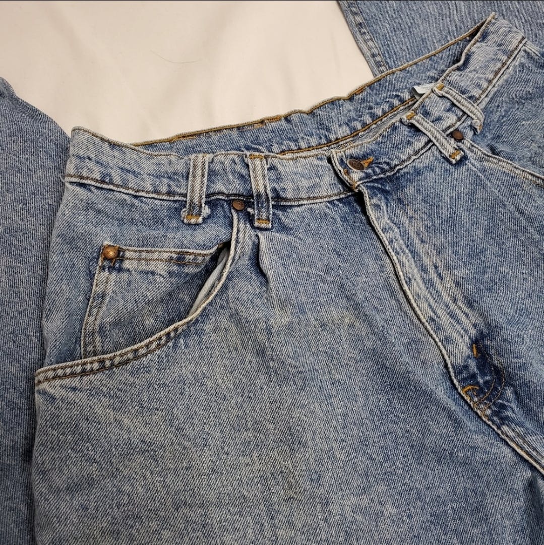 Vintage 80's/90's Pleated High Waist Tapered Mom Jeans by Levi's | Shop ...
