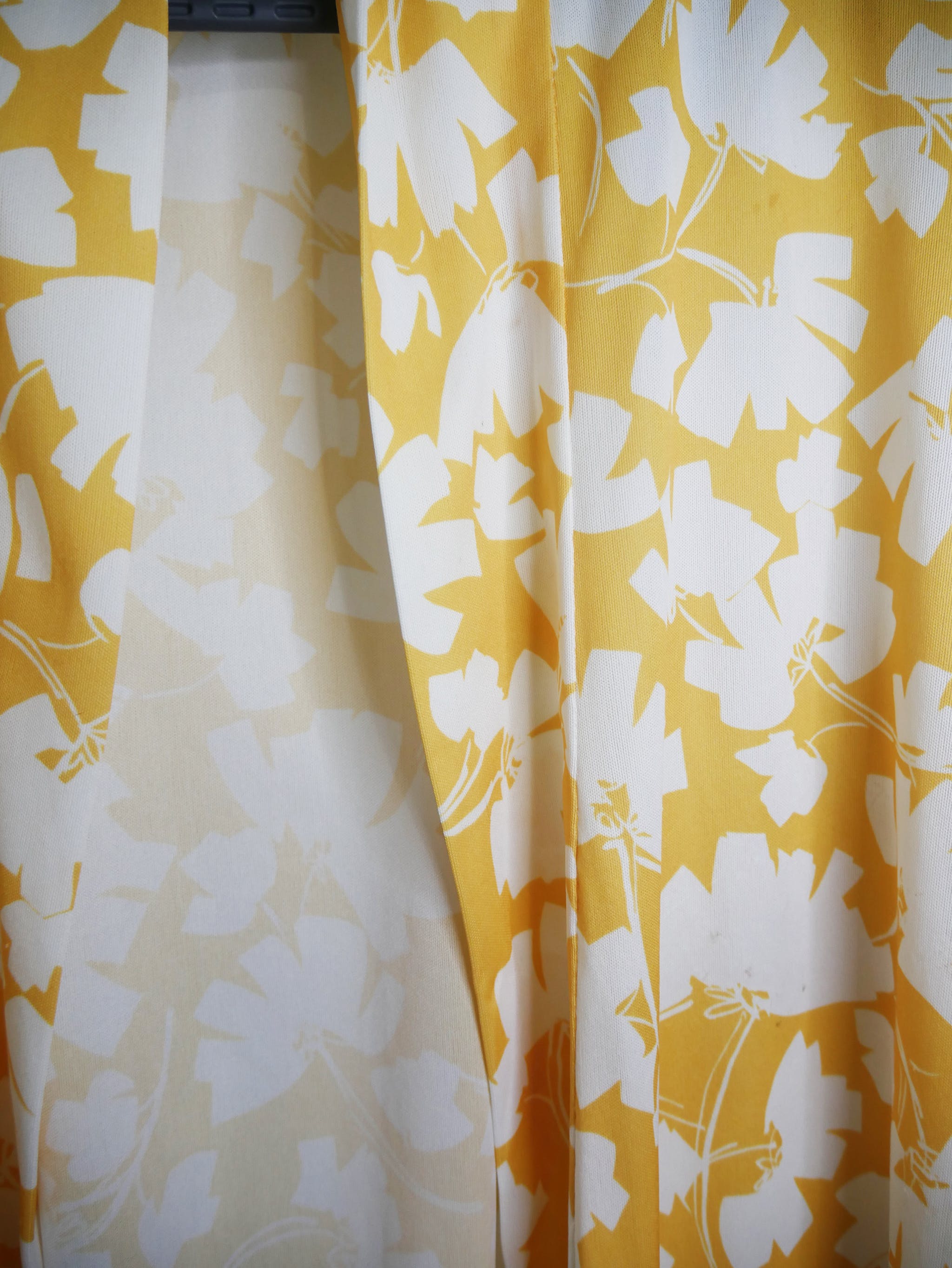 Vintage Yellow and White Floral Robe by Beth's Boutique | Shop THRILLING