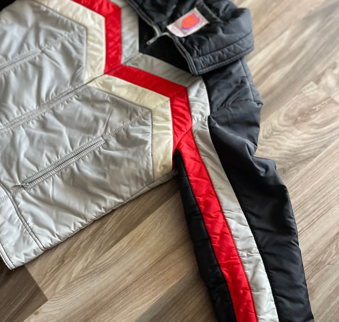Vintage 70s/80s Chevron Puffer Ski Jacket By Skyr | Shop THRILLING