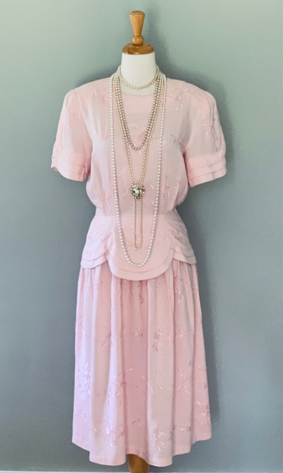 Vintage 80’s Embroidered Pink Scalloped Peplum Dress | Shop THRILLING