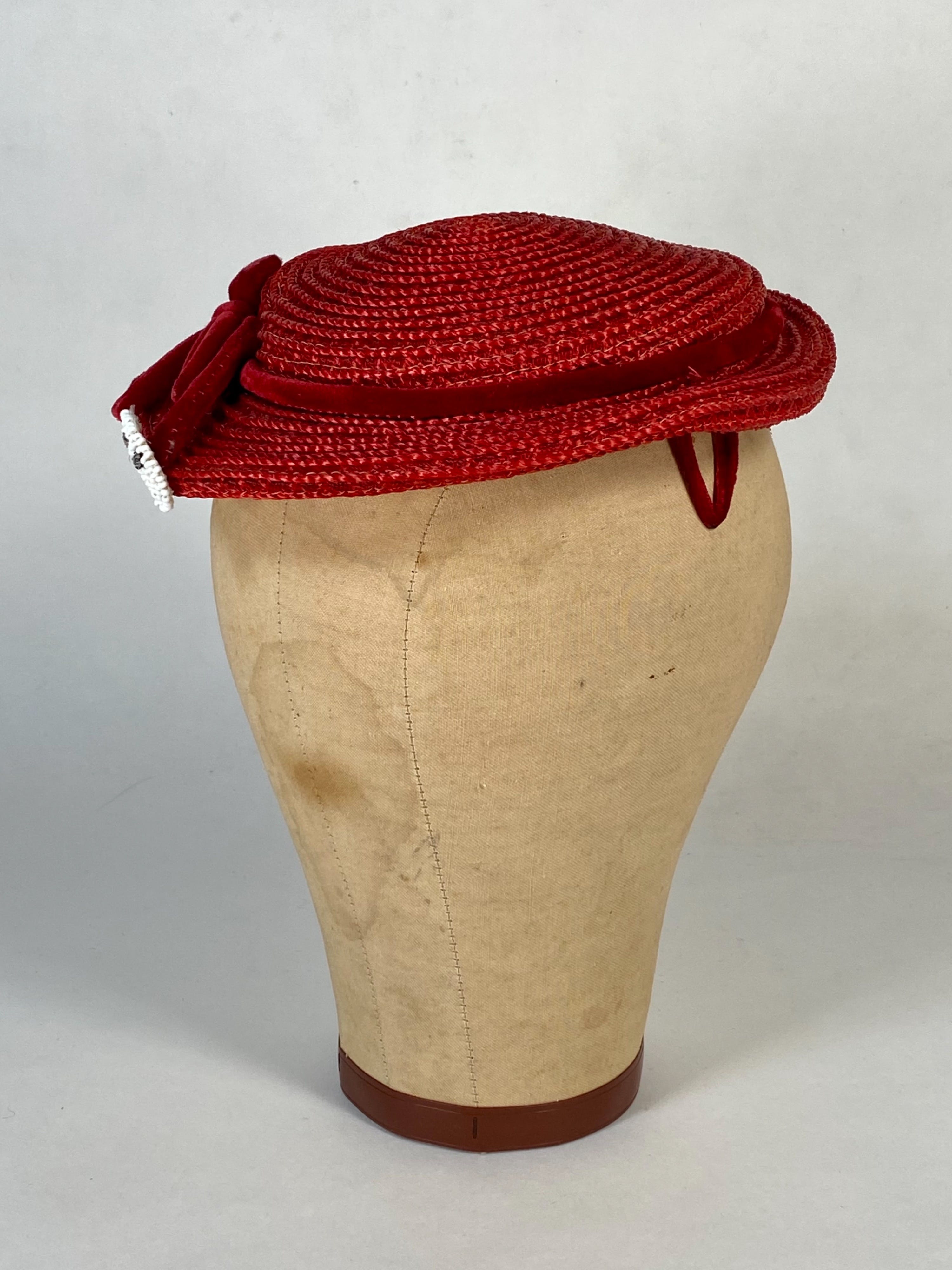 Vintage 30’s Red Straw Hat with Velvet Trim and Bead Bean | Shop THRILLING