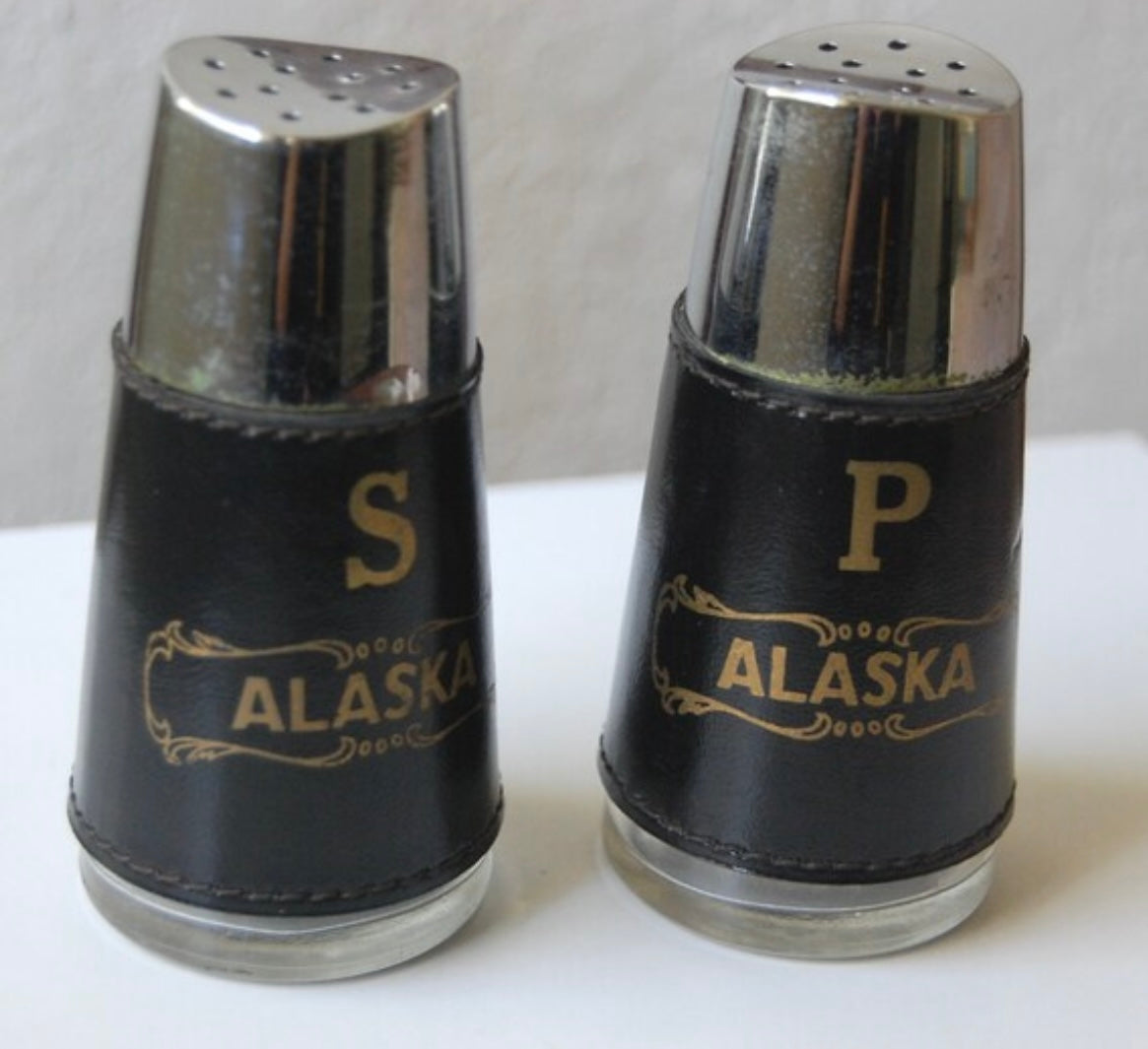 Vintage 70s Alaska Souvenir Salt And Pepper Shakers | Shop THRILLING