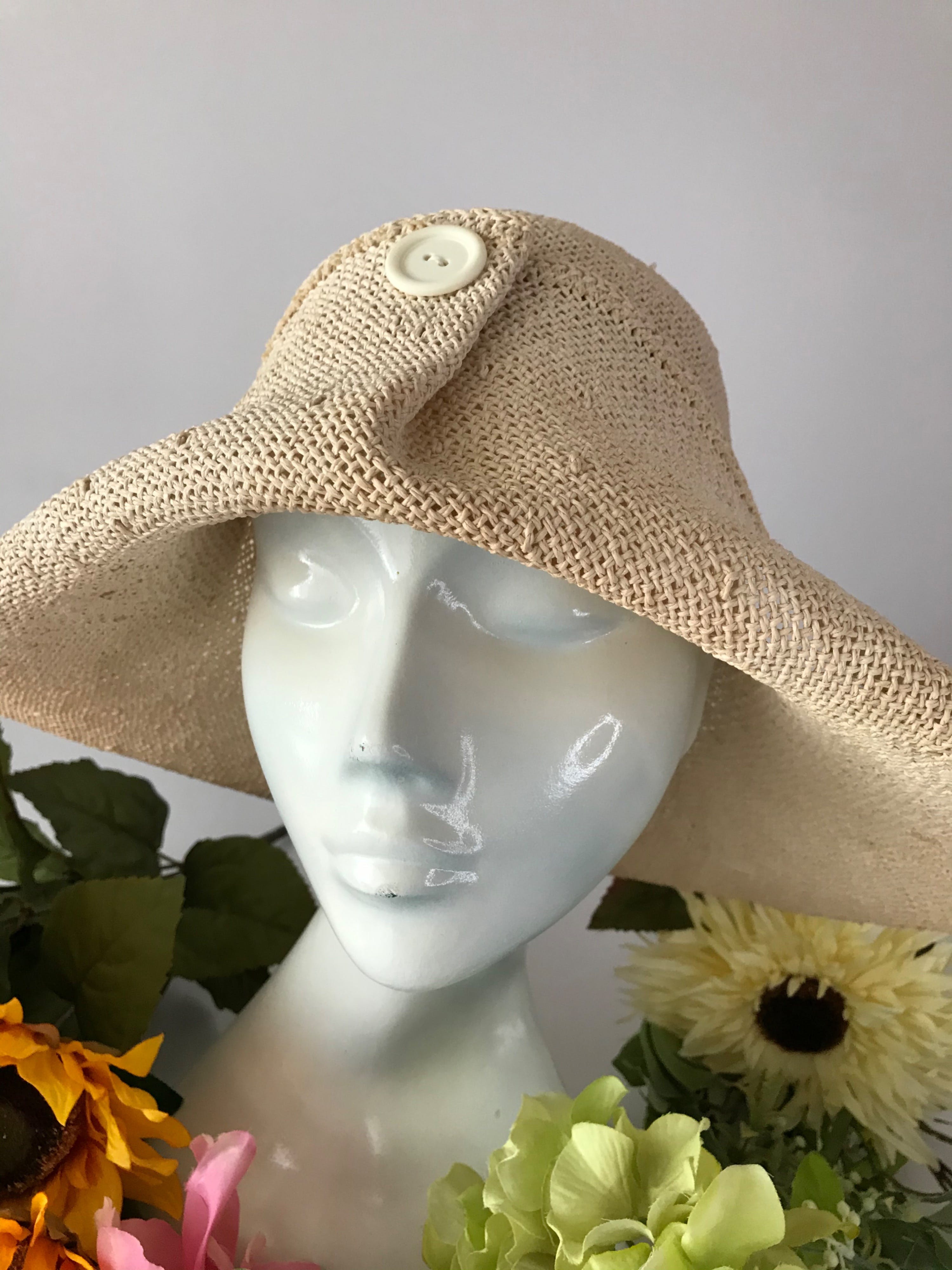 Vintage Cottagecore White Straw Fold Up Hat by Talbots | Shop THRILLING