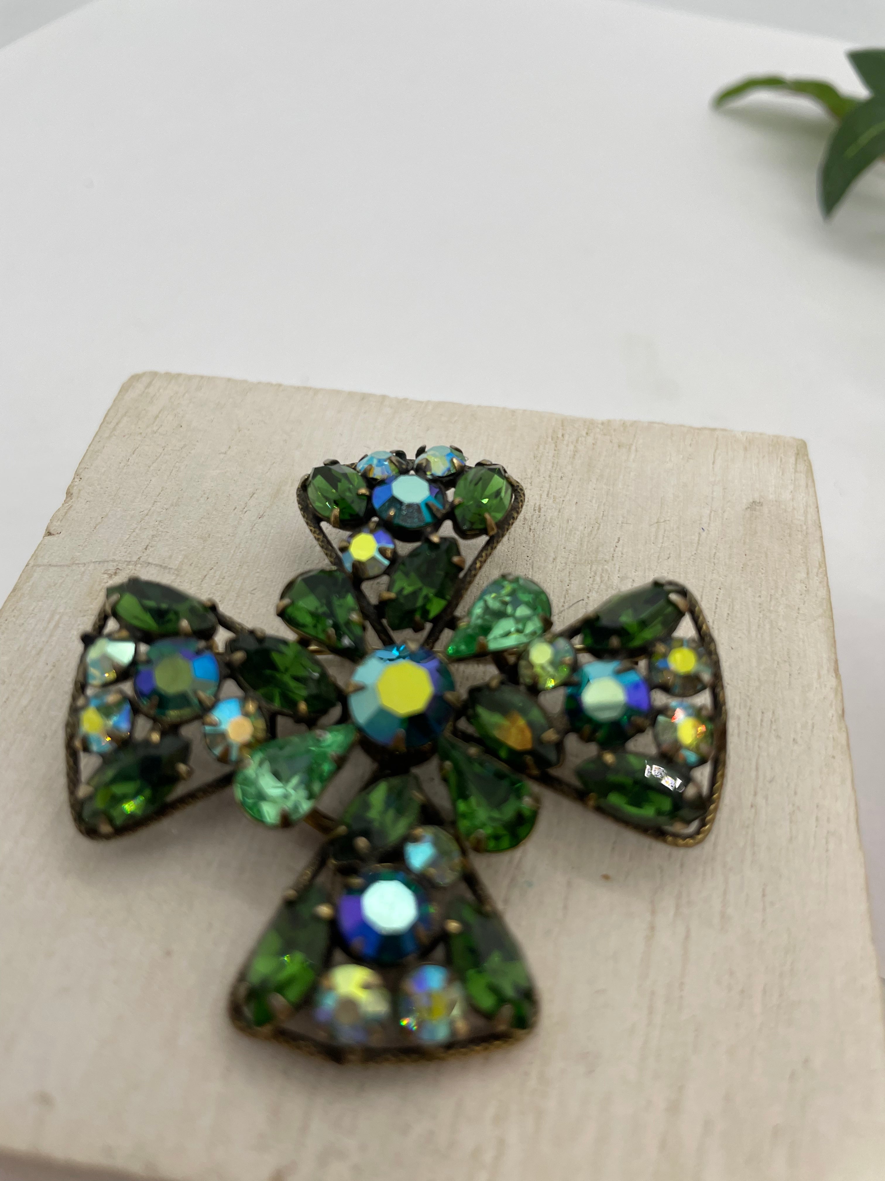 Vintage 50s/60s Emerald Green Rhinestone Maltrese Cross Brooch Pin By ...