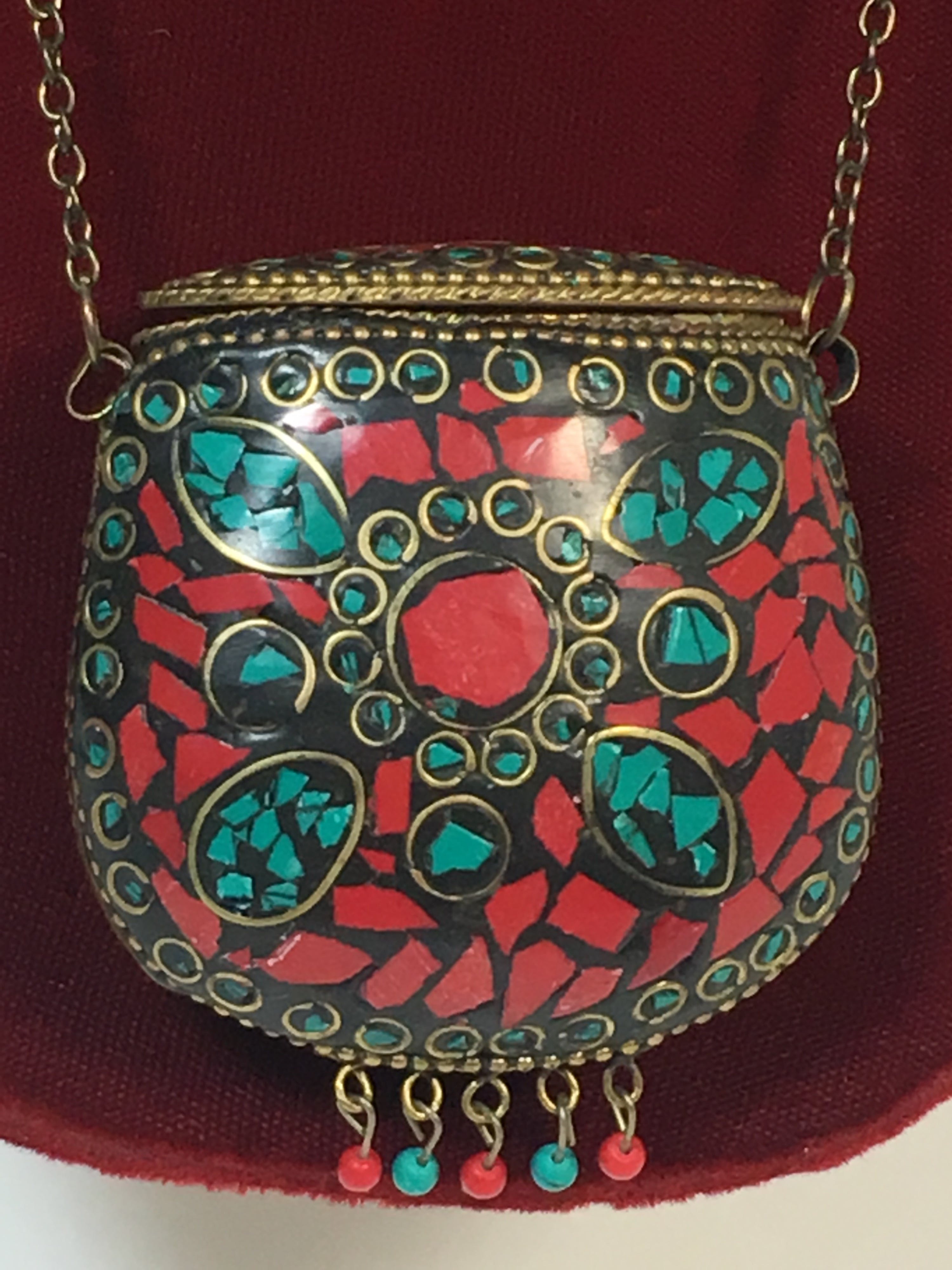 Vintage 70's Brass Hard Shell Mini Purse | Shop THRILLING