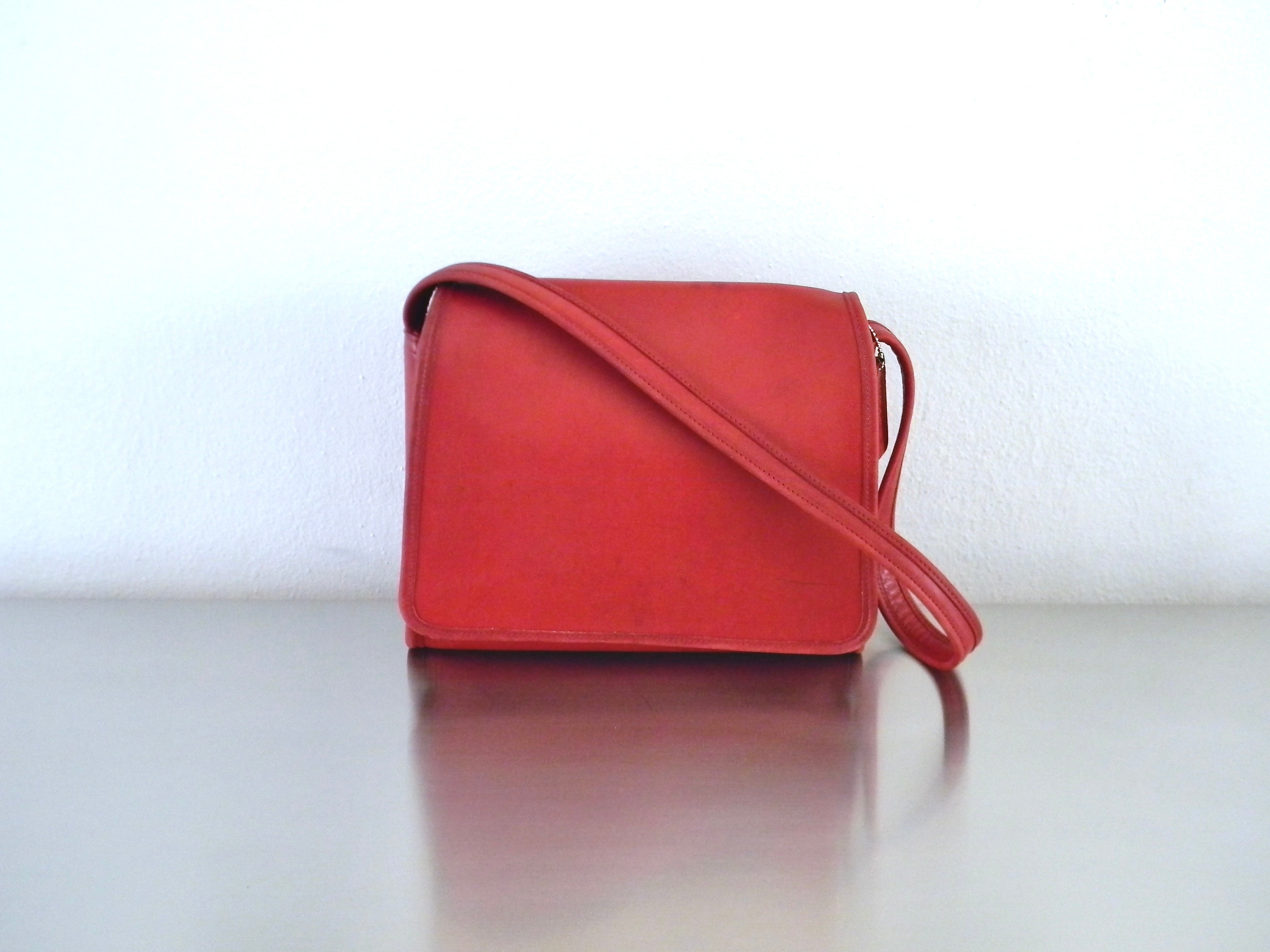 90s Refurbished 90s Vintage Coach Red Aero Flap By Coach | Shop THRILLING