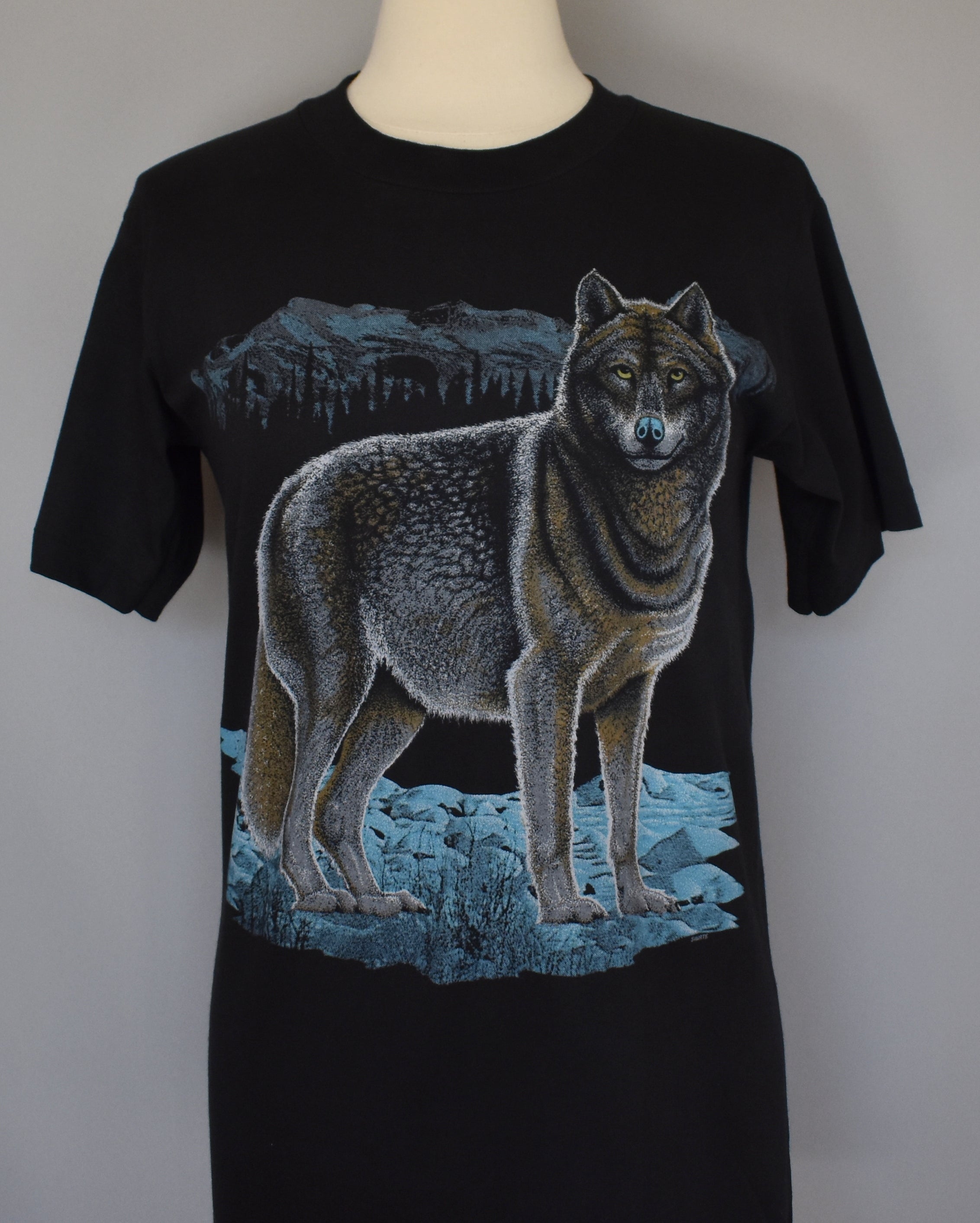 Vintage 90s Lone Wolf Large Graphic Tee By Tennessee River | Shop THRILLING
