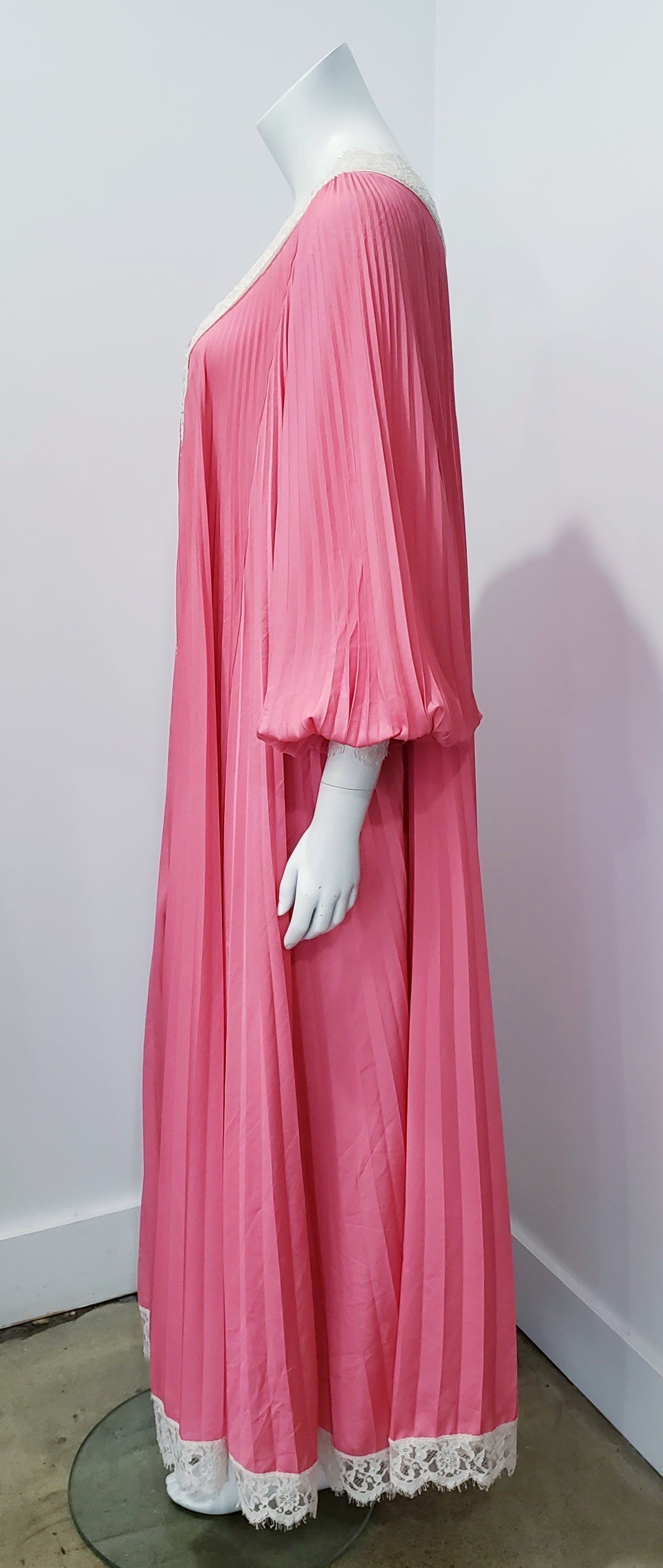 Vintage 70’s Pleated Eyelash Lace Full Sweep Peignoir Robe by Lucie Ann ...