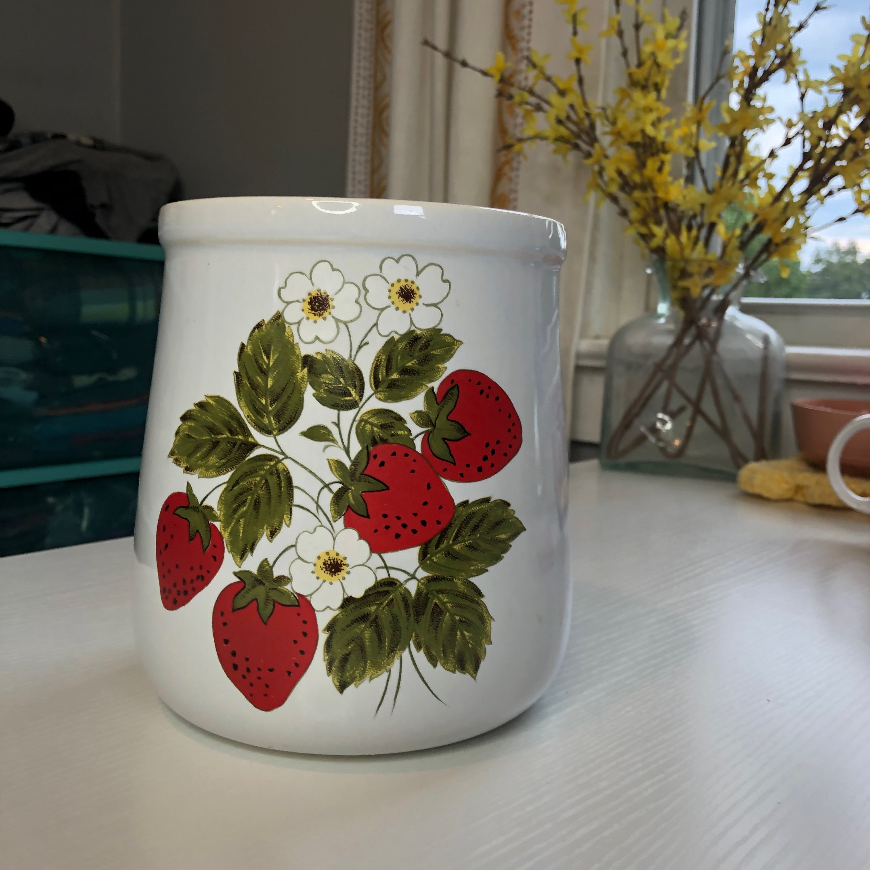 Vintage 60s #135 Strawberry Fields Canister Utensil Holder By Mccoy ...