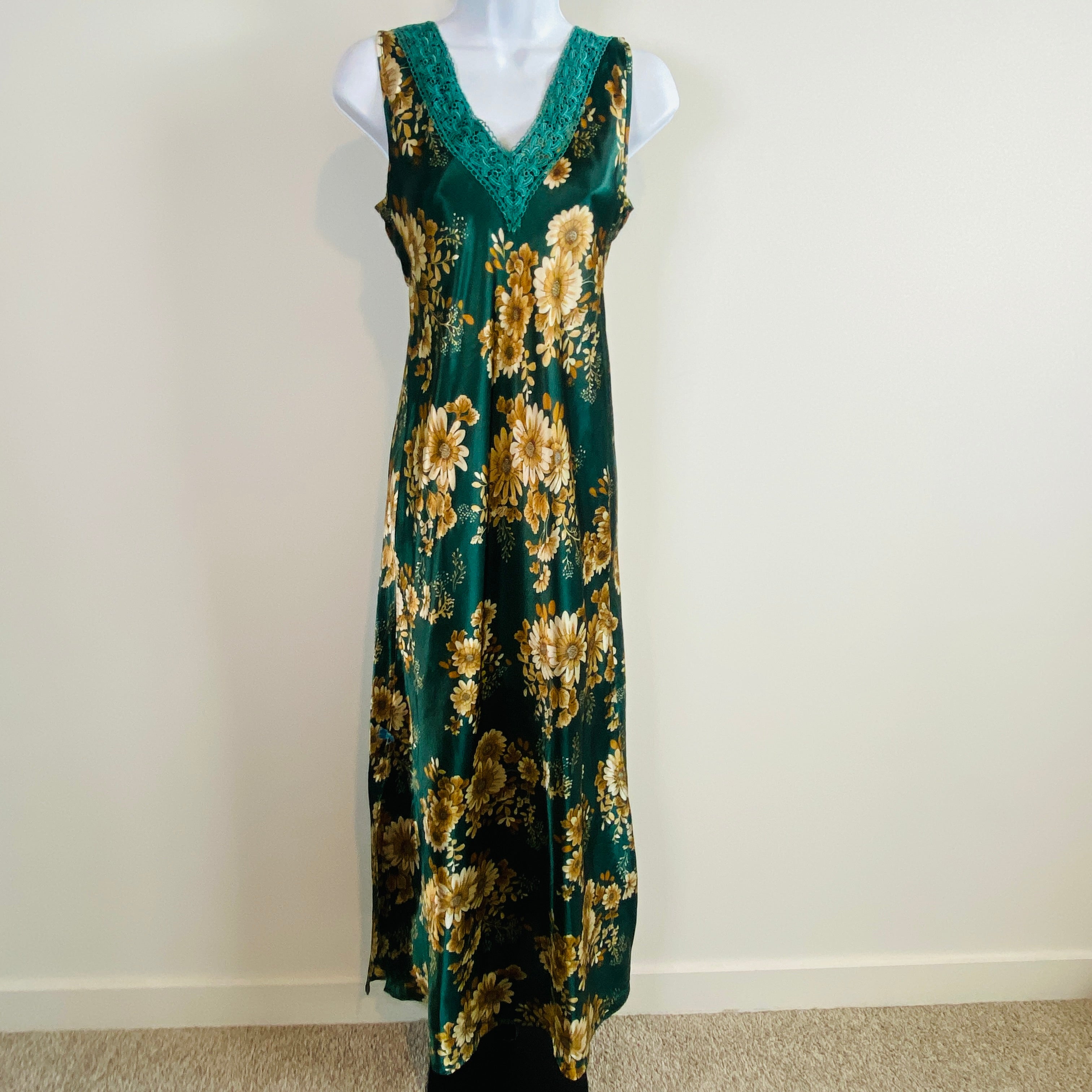 90s/00s Beautiful Vintage Floral Print Slip Dress By Pretty Secrets ...