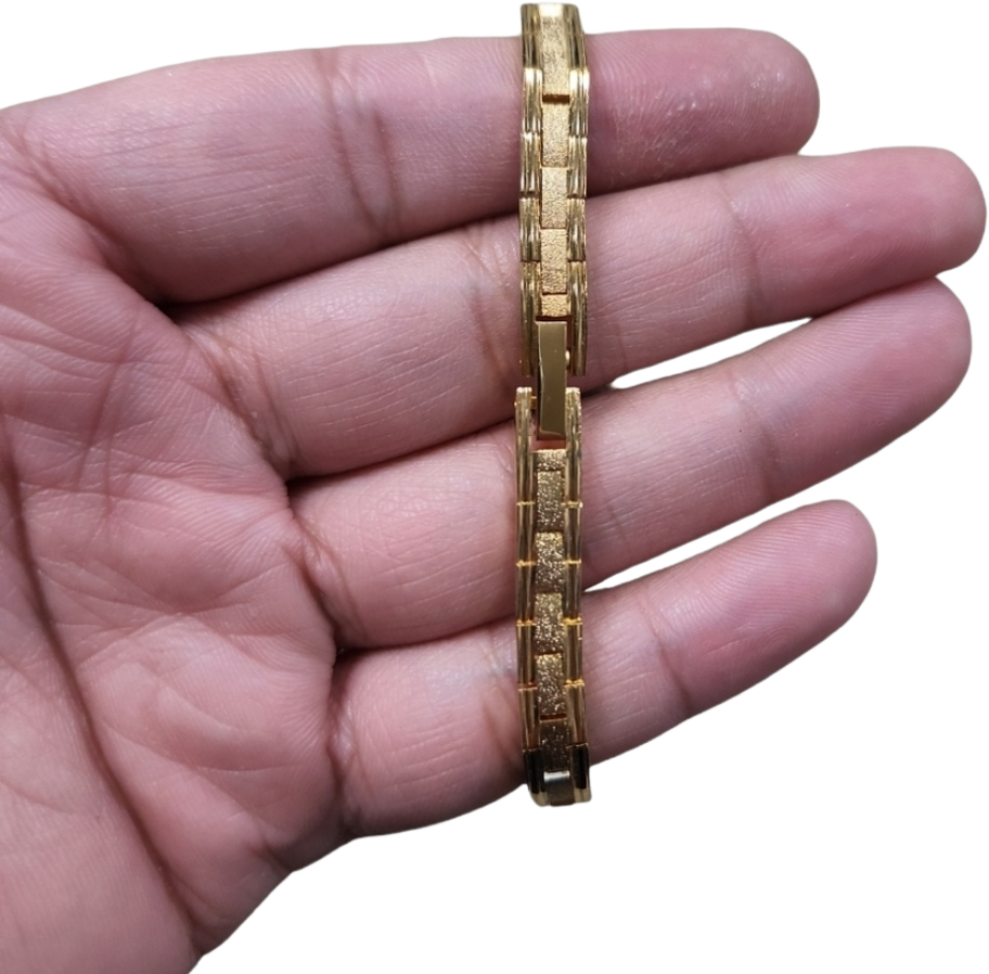 90s Vintage Quartz Gold Toned Watch Made In China By Quartz | Shop ...
