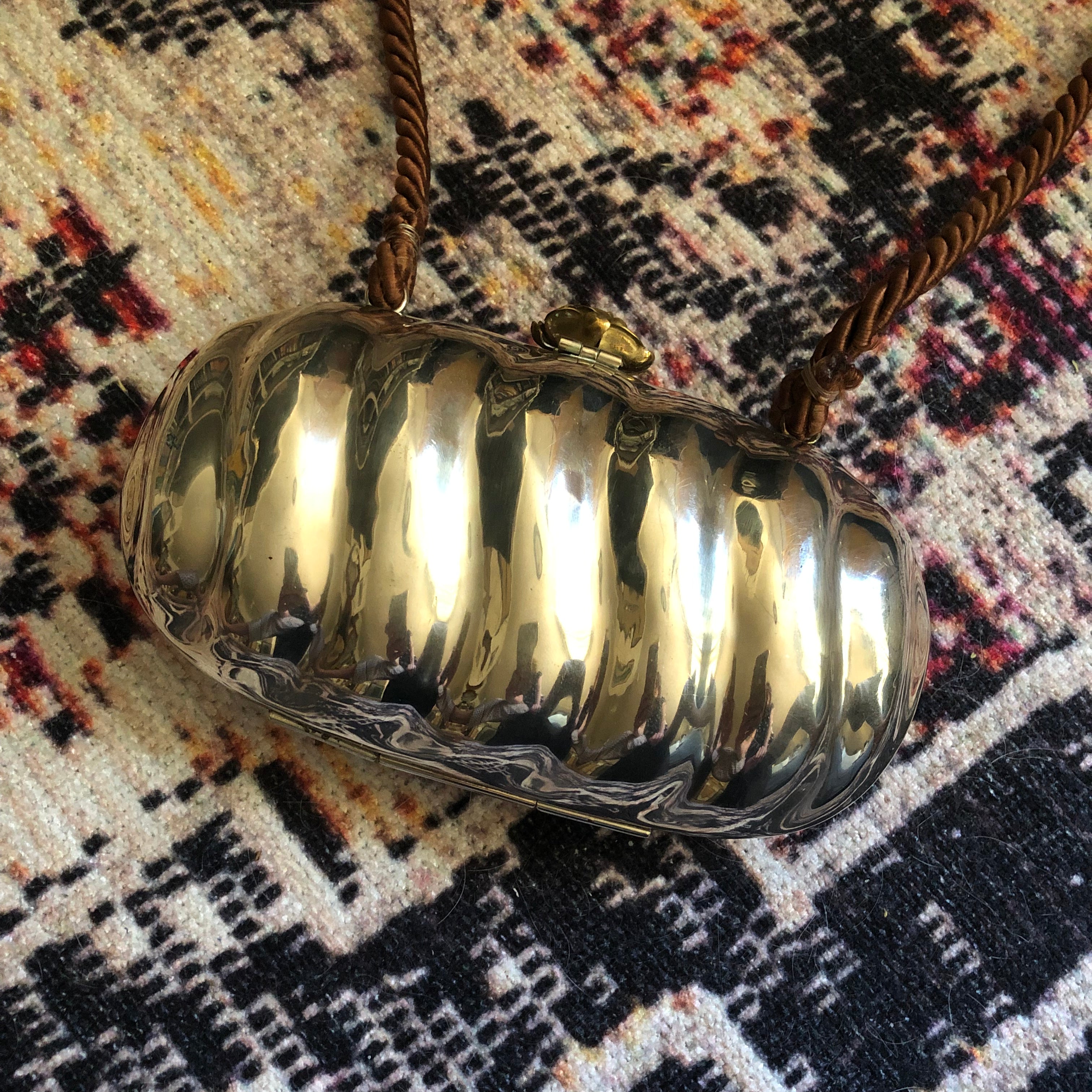 Vintage Clam Shell Hard Case Purse / Minaudiere | Shop THRILLING