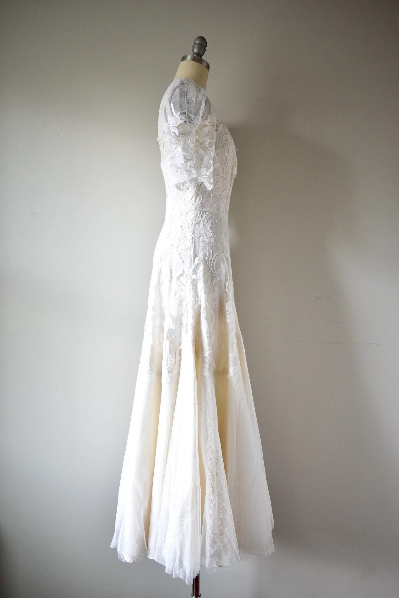 60s Vintage Cream Tulle Gown | Shop THRILLING