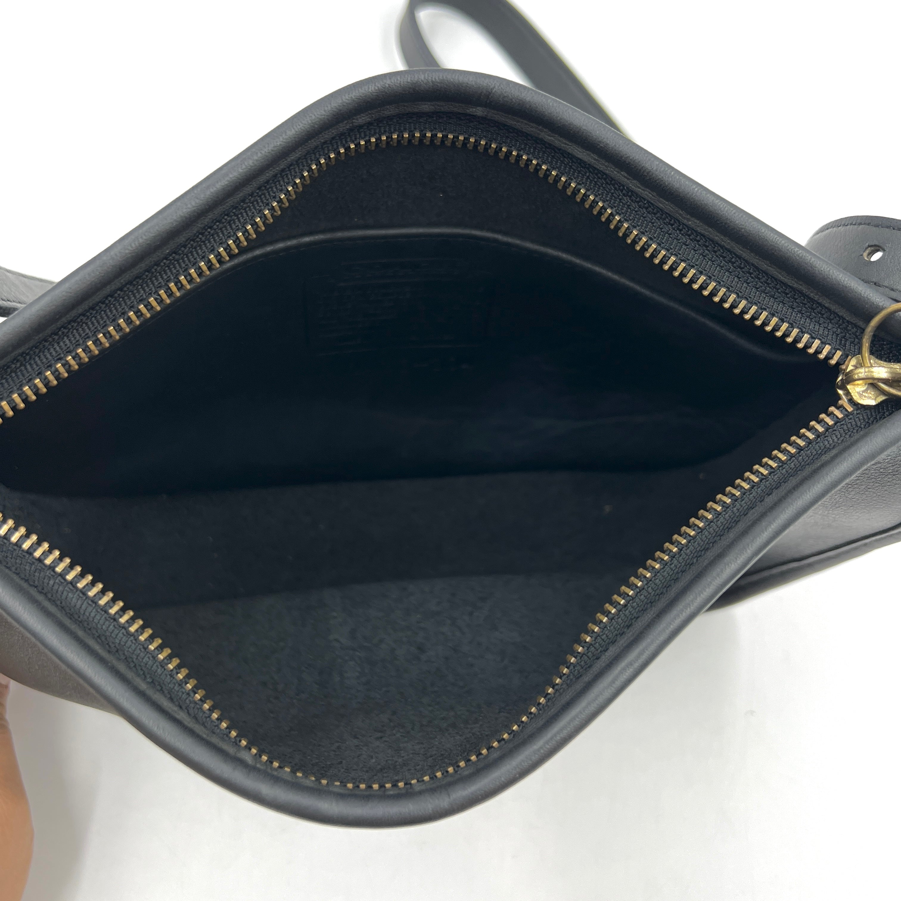 Vintage 90s Mitchell Zip Crossbody Leather Bag #9983 By Coach | Shop ...