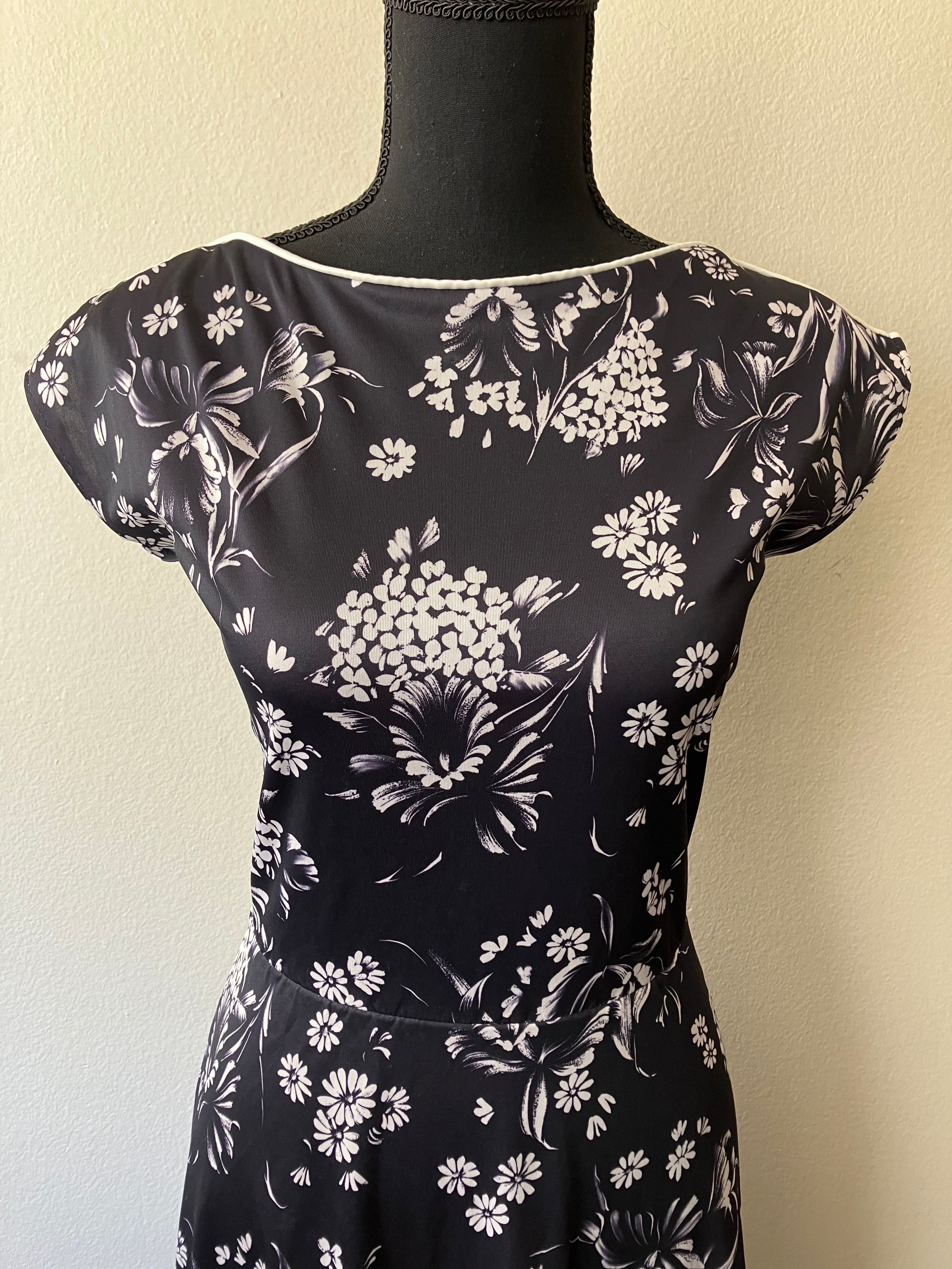 Vintage 70s Black And White Floral Fit And Flare Dress By Smartee Togs ...