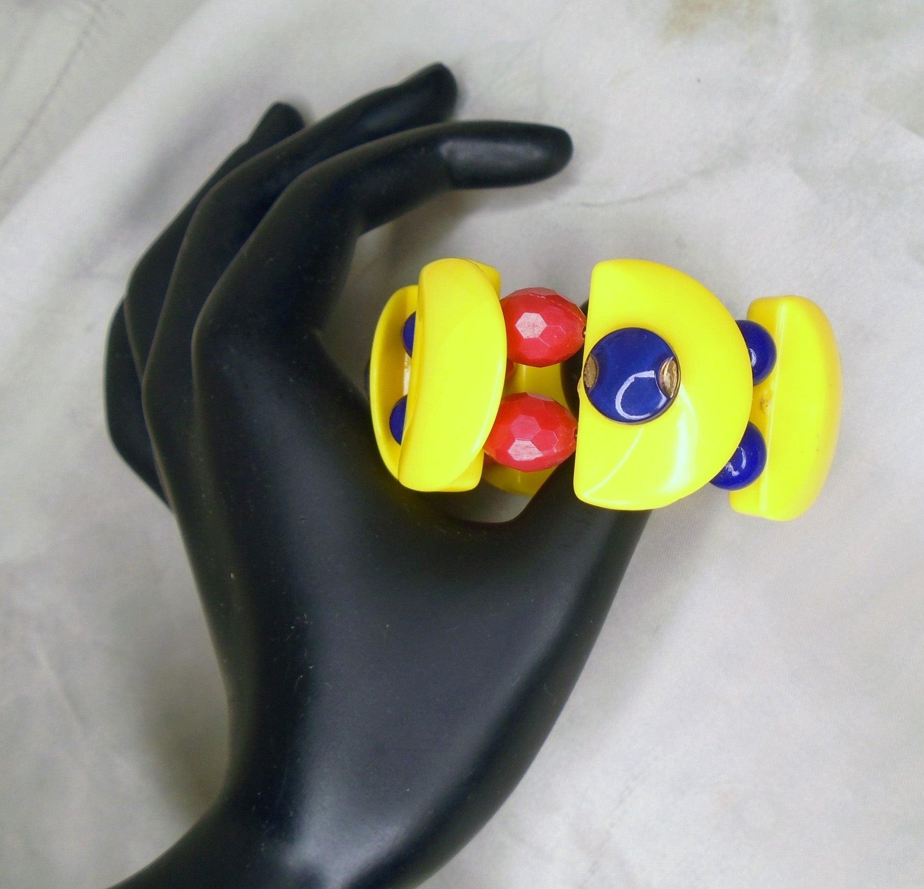 Vintage 90s/00s Retro Wrap Bangle Bracelet Red Blue Yellow | Shop THRILLING