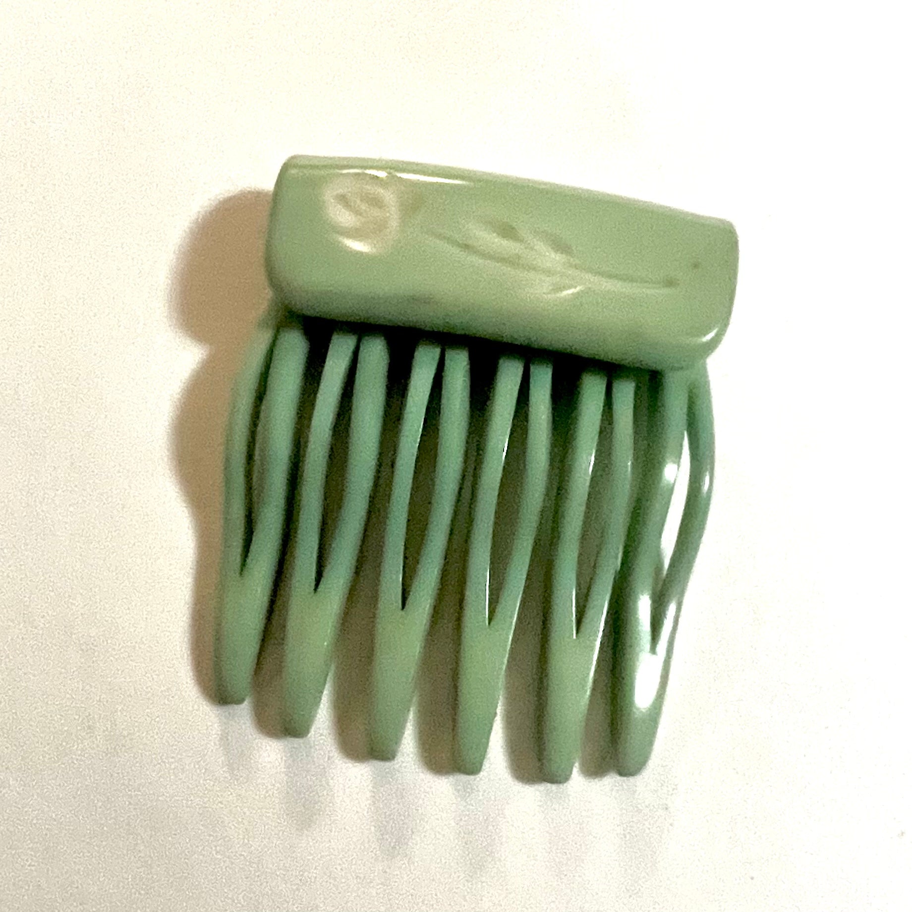 Vintage 60s/70s Sweet 60s Petite Hair Comb Mint Green | Shop THRILLING