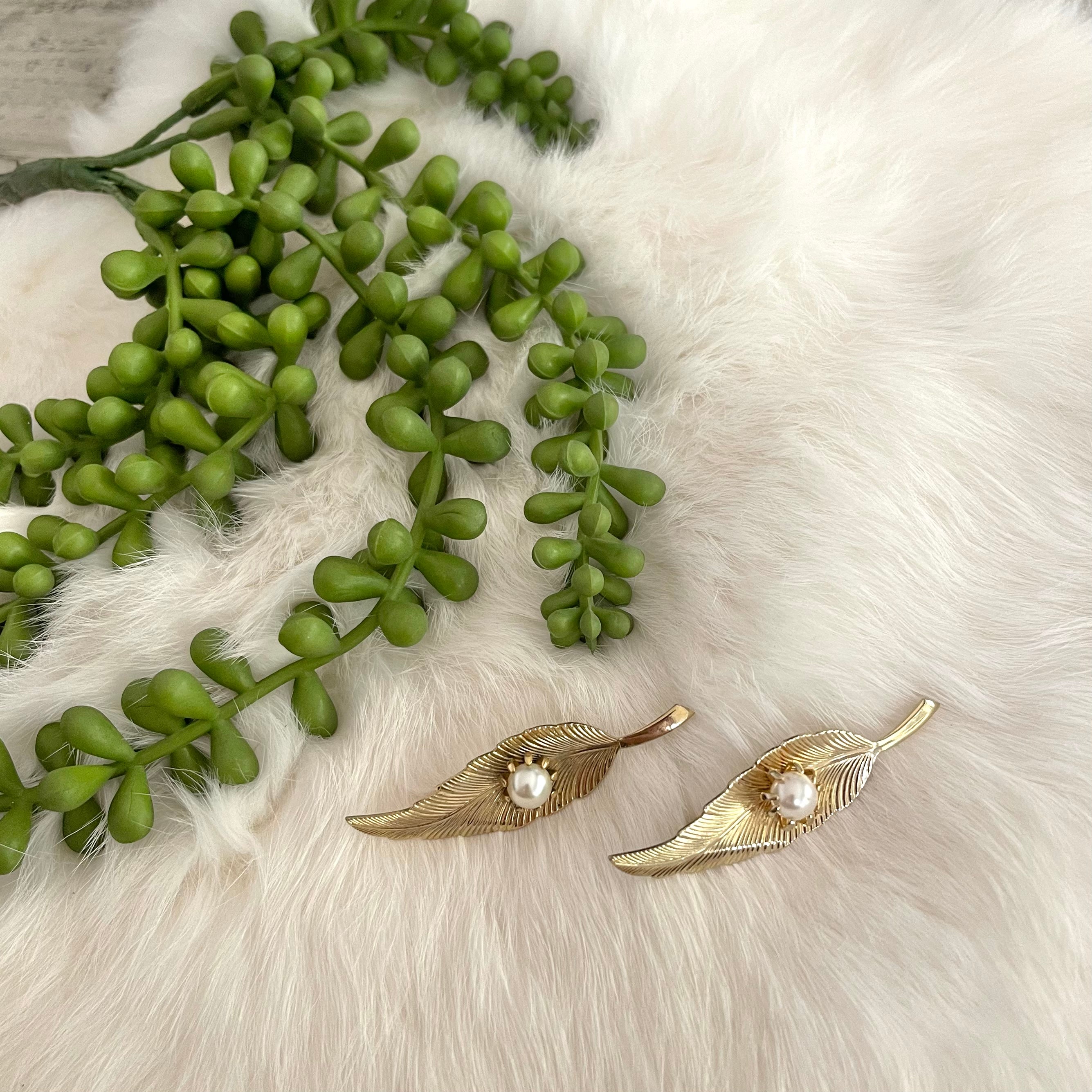 Vintage Leaf Shaped Brooch | Shop THRILLING