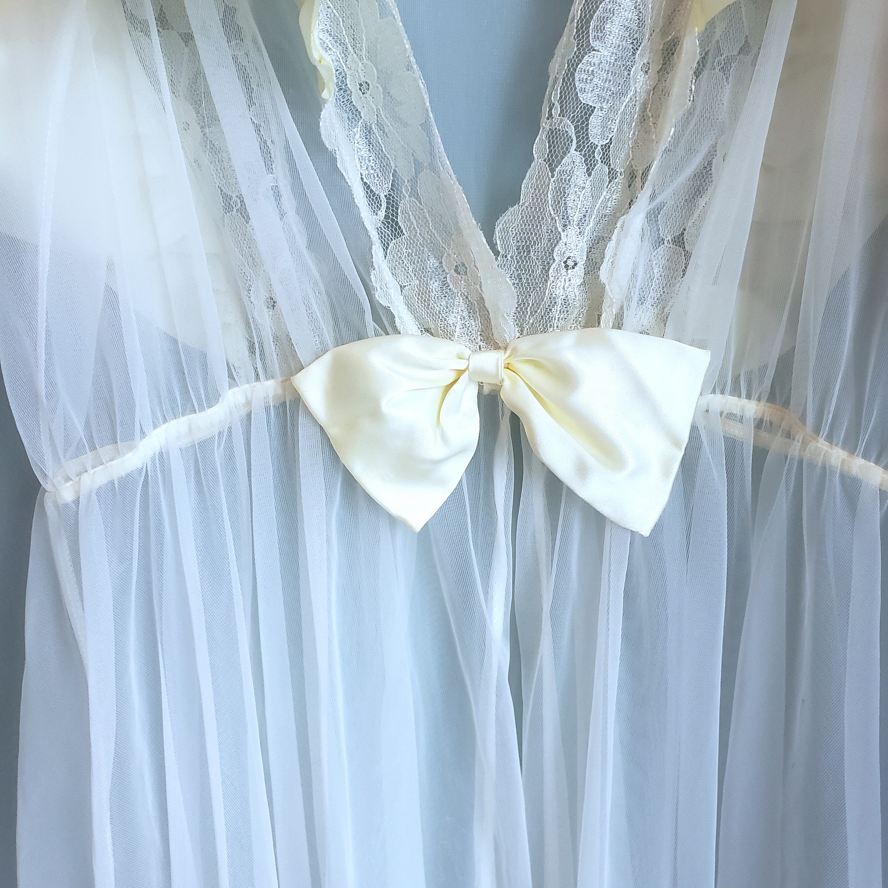 Vintage 70s Pastel Yellow Lacy Nylon Peignoir Robe Deadstock By Val ...