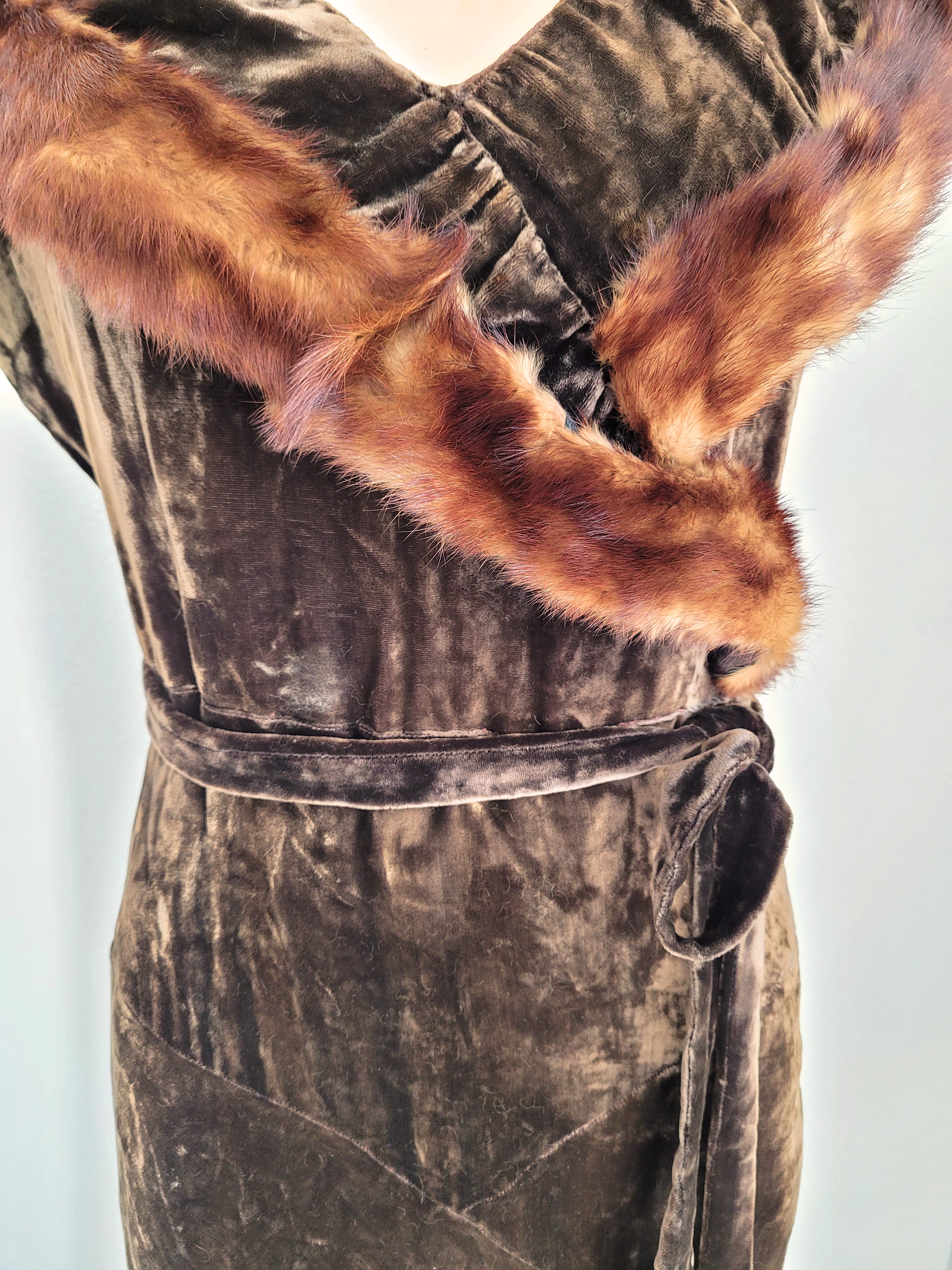 20s/30s Vintage Velvet Bias-cut Evening Dress And Mink Fur | Shop THRILLING