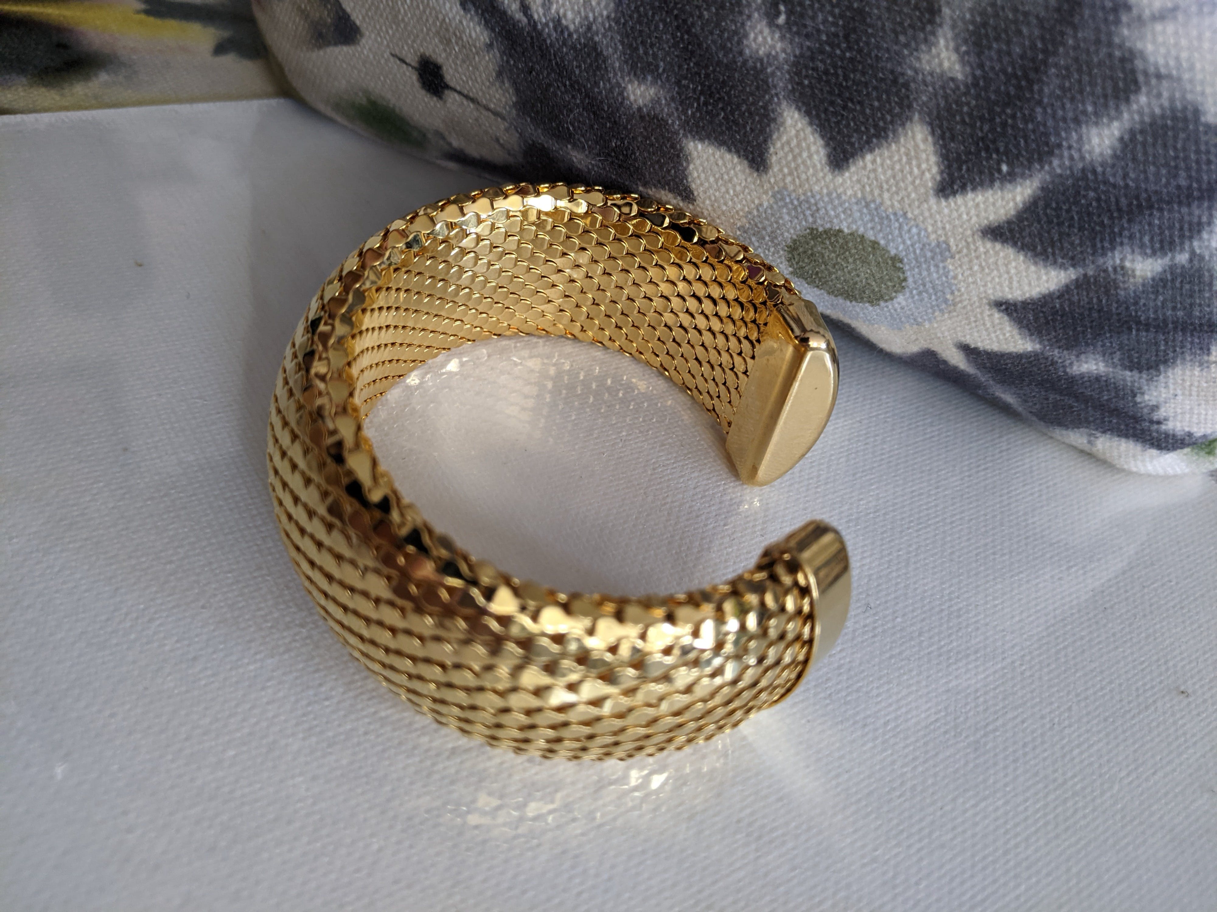 Vintage 90’s Gold Mesh Cuff Bracelet | Shop THRILLING