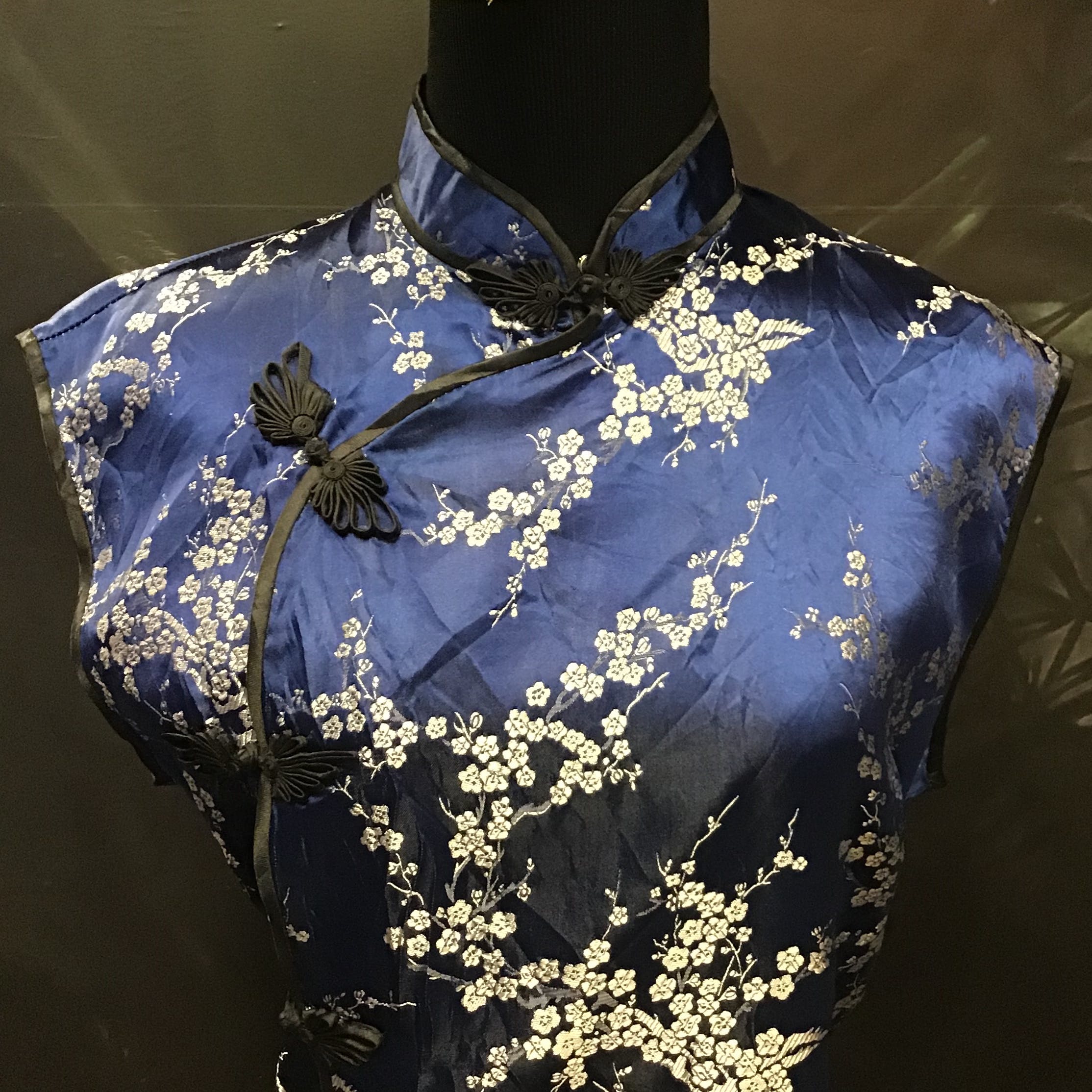Vintage 90's Sleeveless Brocade Cheongsam Dress | Shop THRILLING
