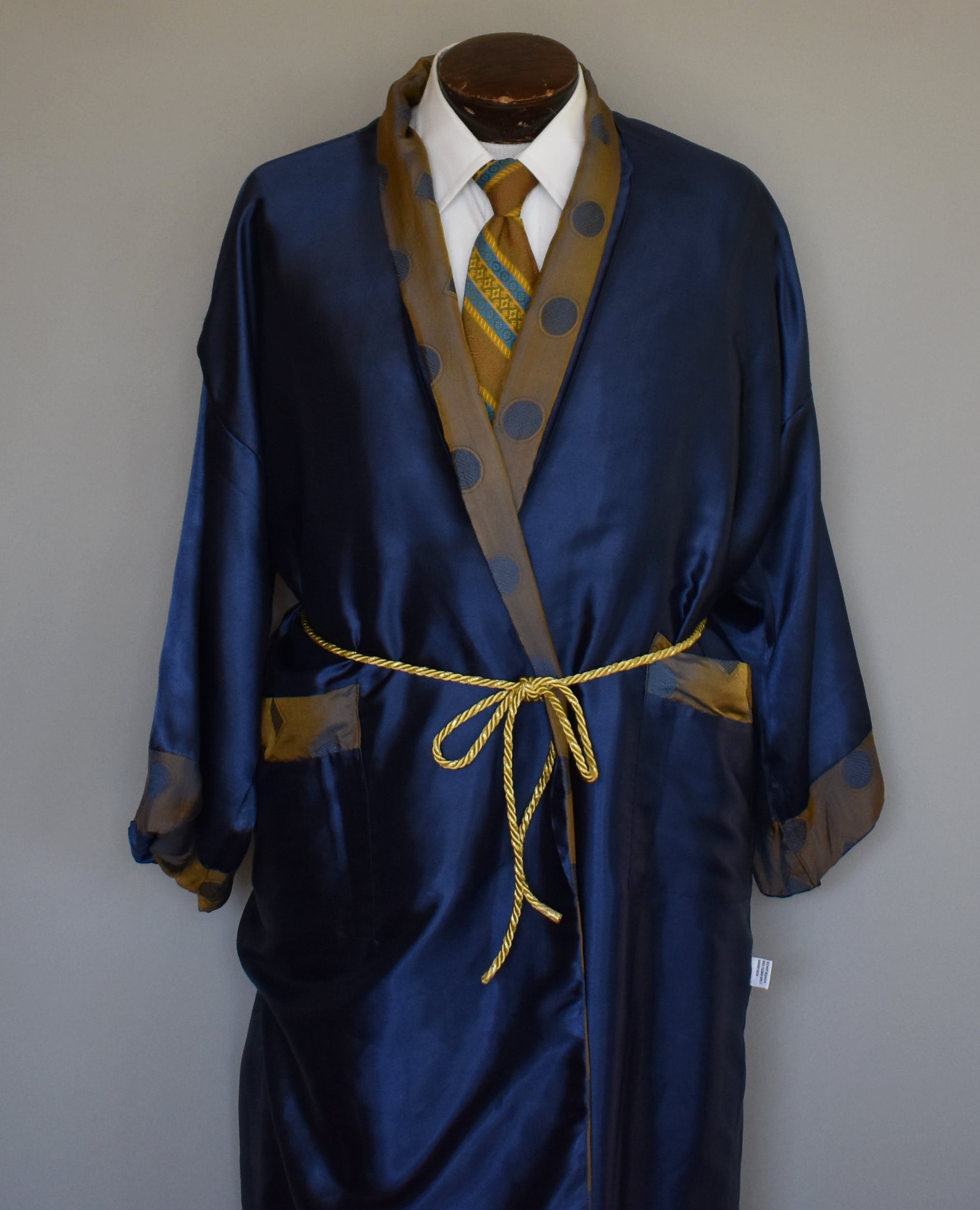 Vintage 60's Brocade Reversible Smoking Robe | Shop THRILLING