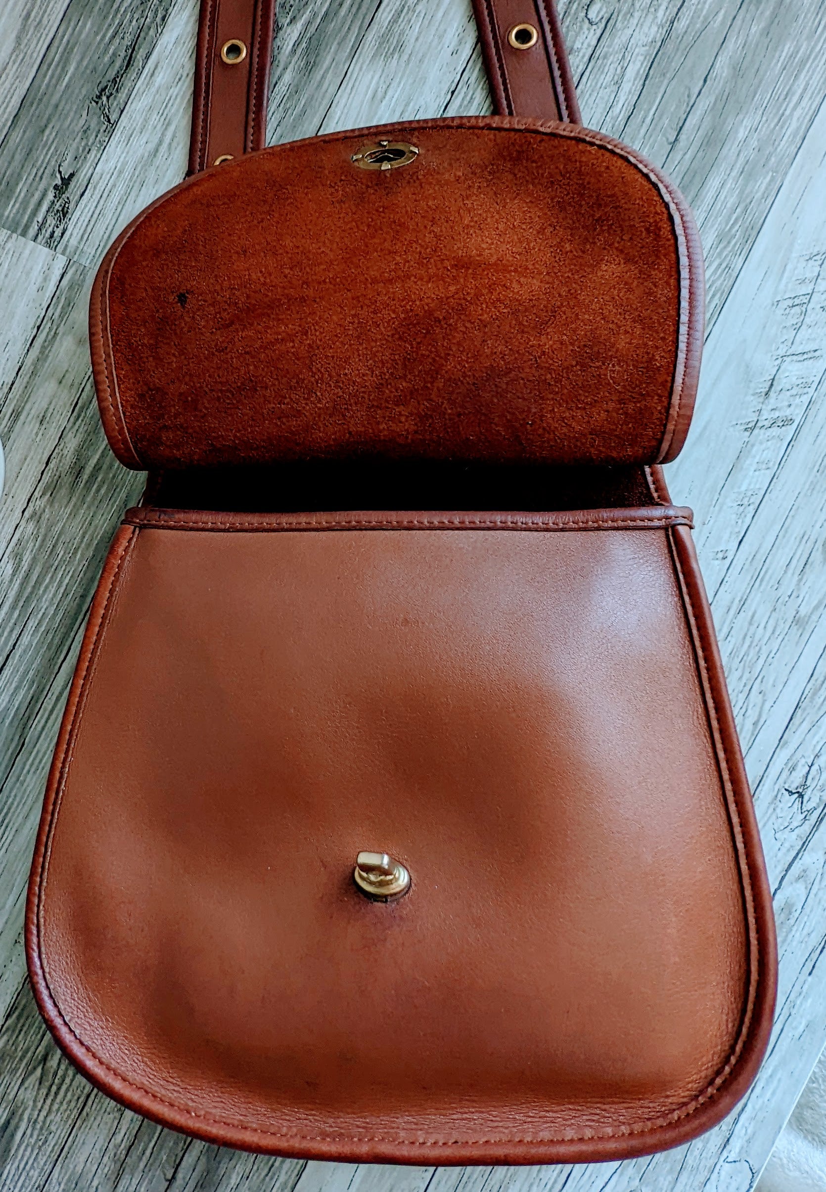 Vintage 90s 9988 Berkeley Crescent Saddle Bag In British Tan By Coach ...