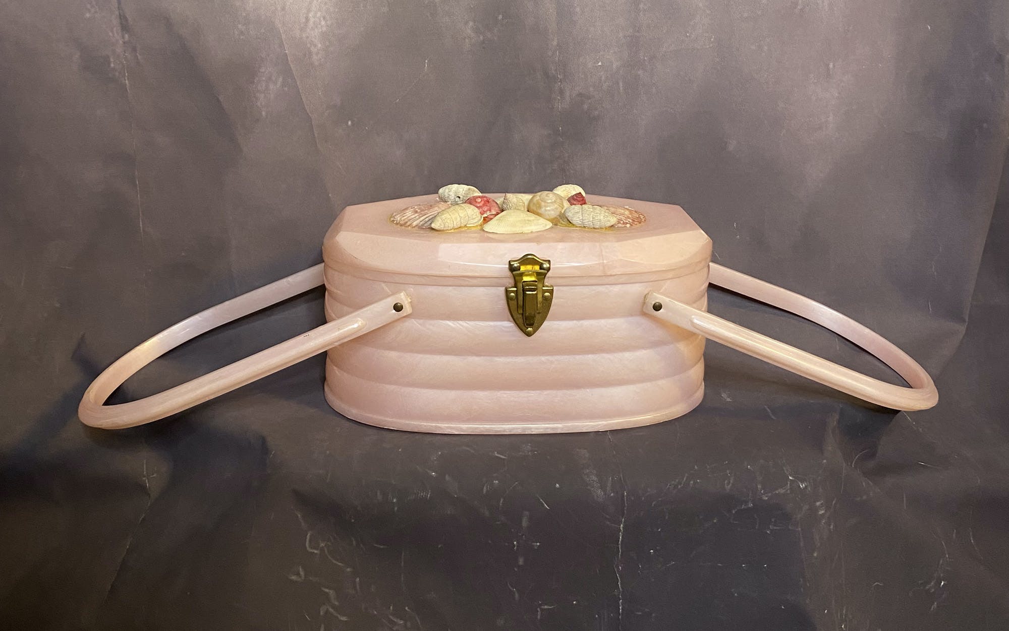 Vintage 50's Pink Plastic Box Purse with Sea Shells | Shop THRILLING