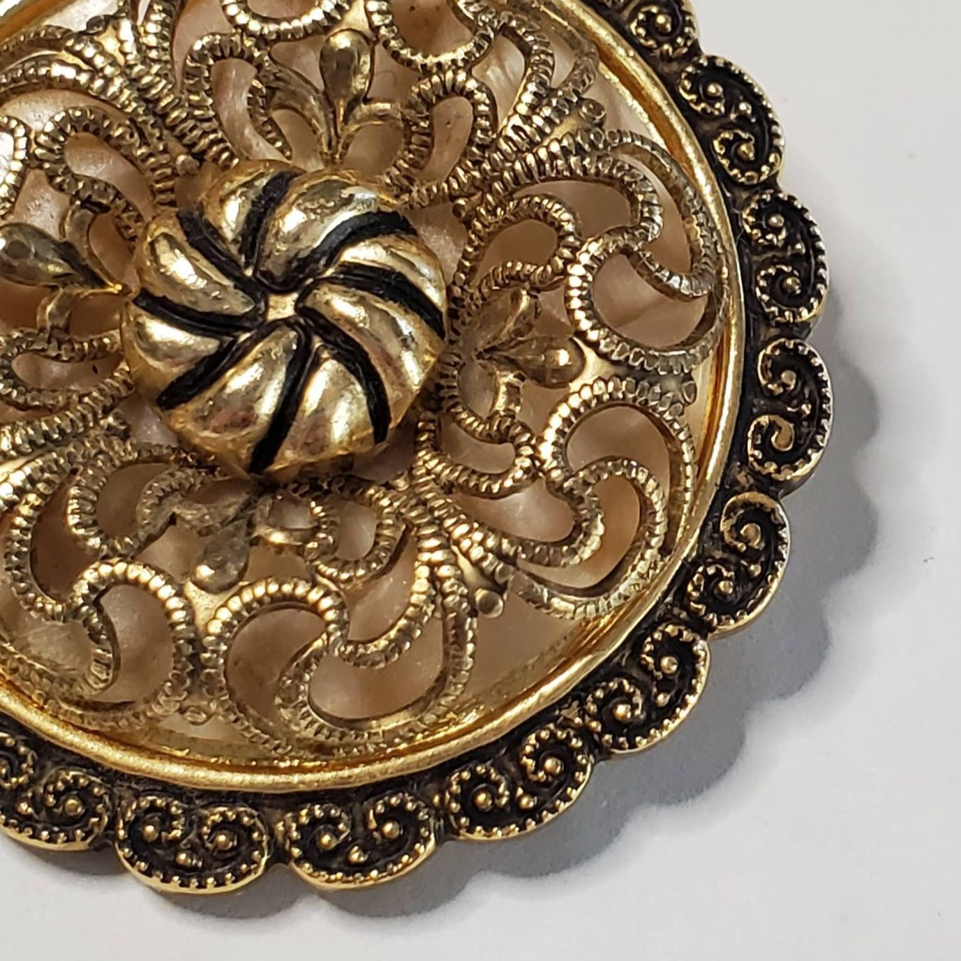 Vintage Gold Tone Filigree Scarf Clip | Shop THRILLING