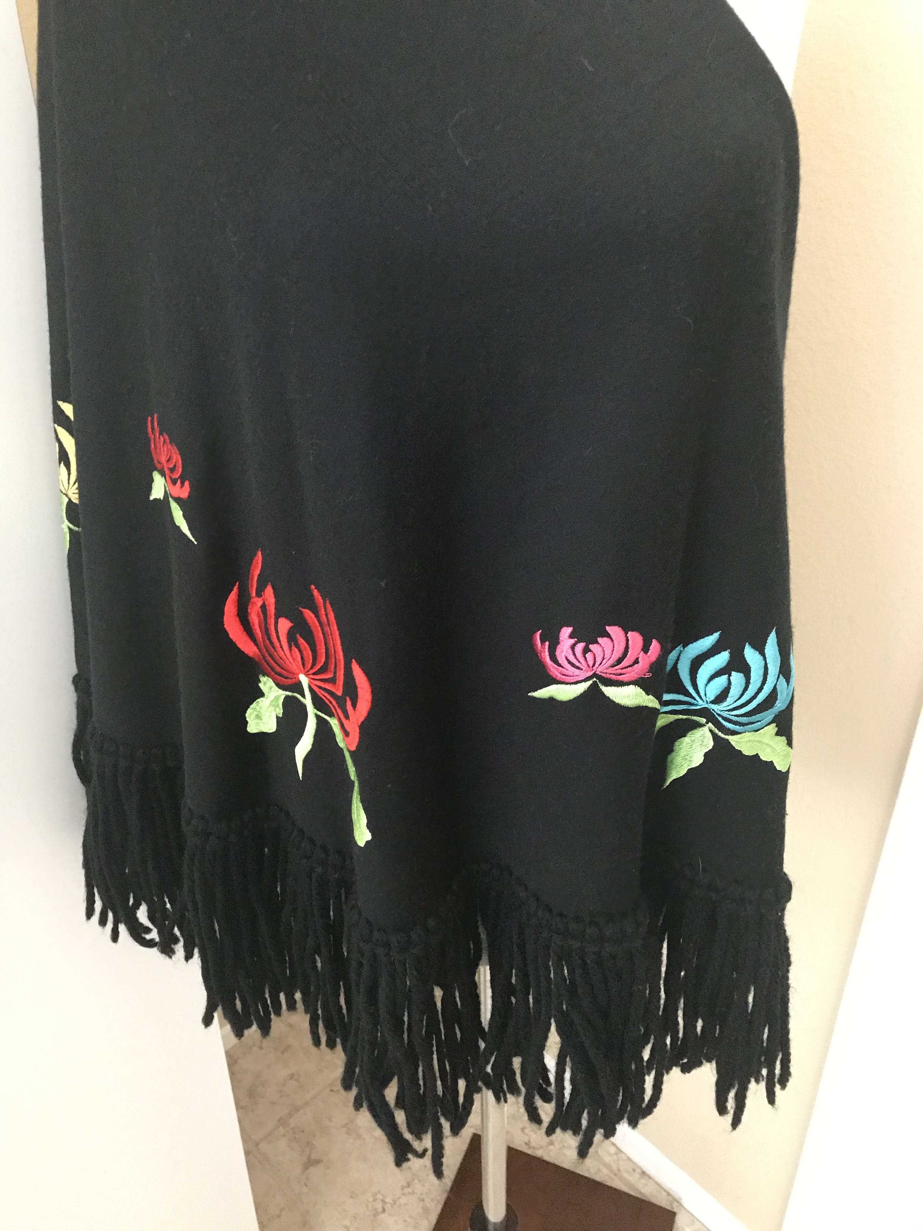 Vintage Embroidered Fringe Shawl | Shop THRILLING