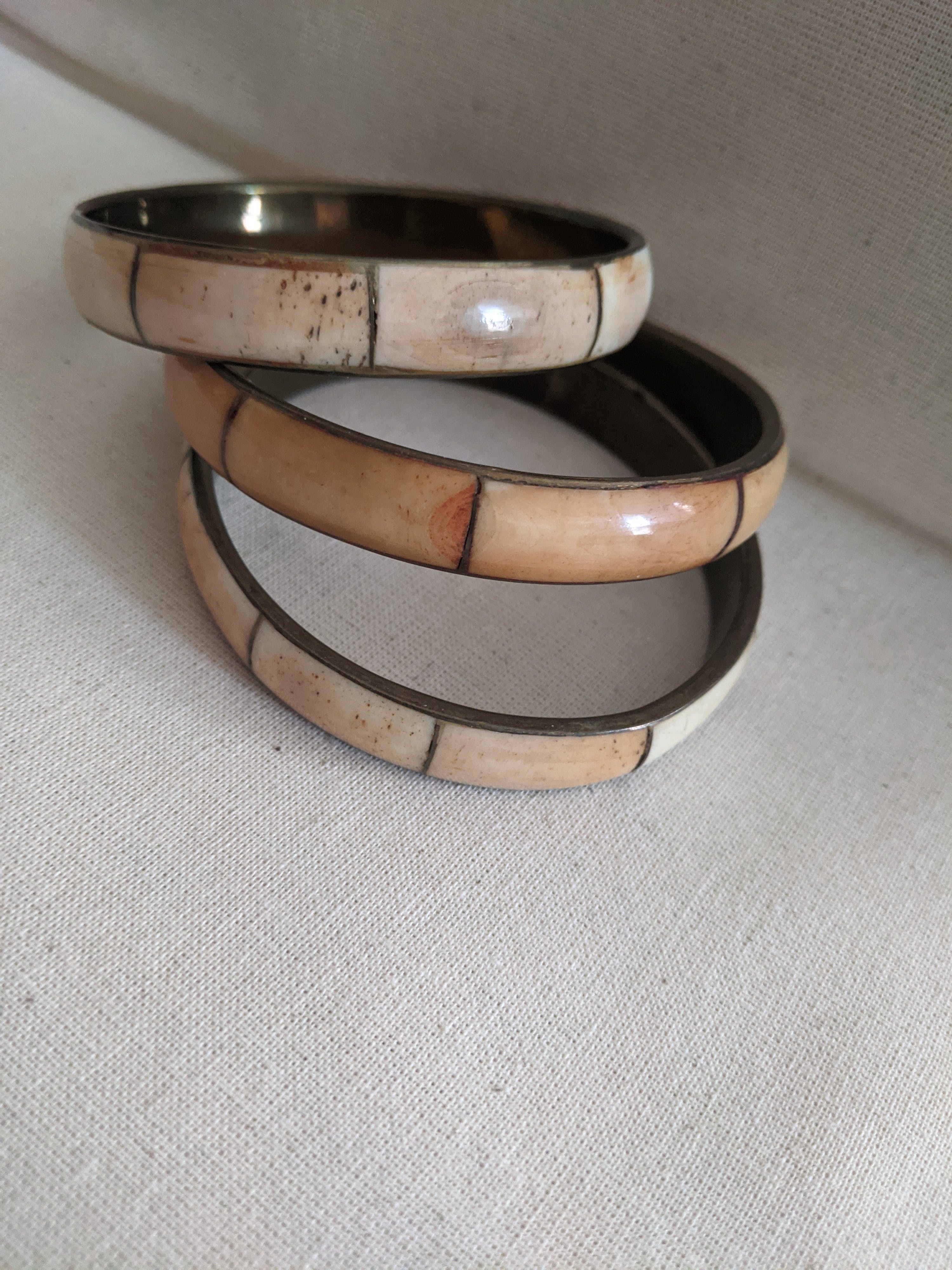 Vintage 80’s Shell Stack Bangle Bracelets | Shop THRILLING