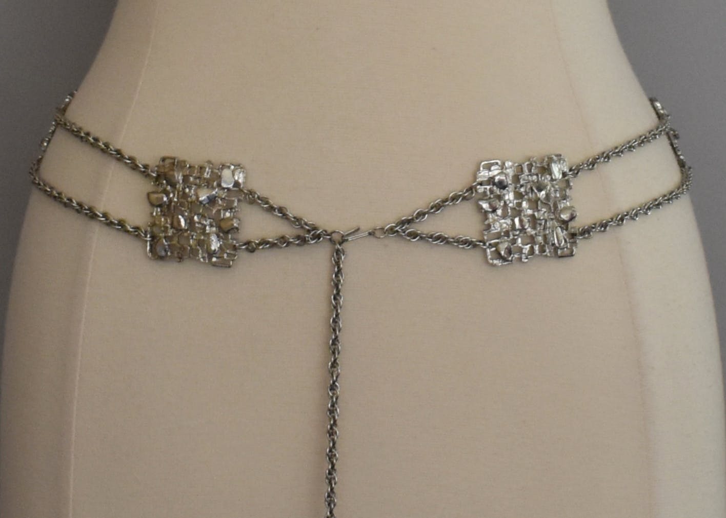 Vintage 60's Brutalist Medallion Chain Belt by Celebrity Ny | Shop ...