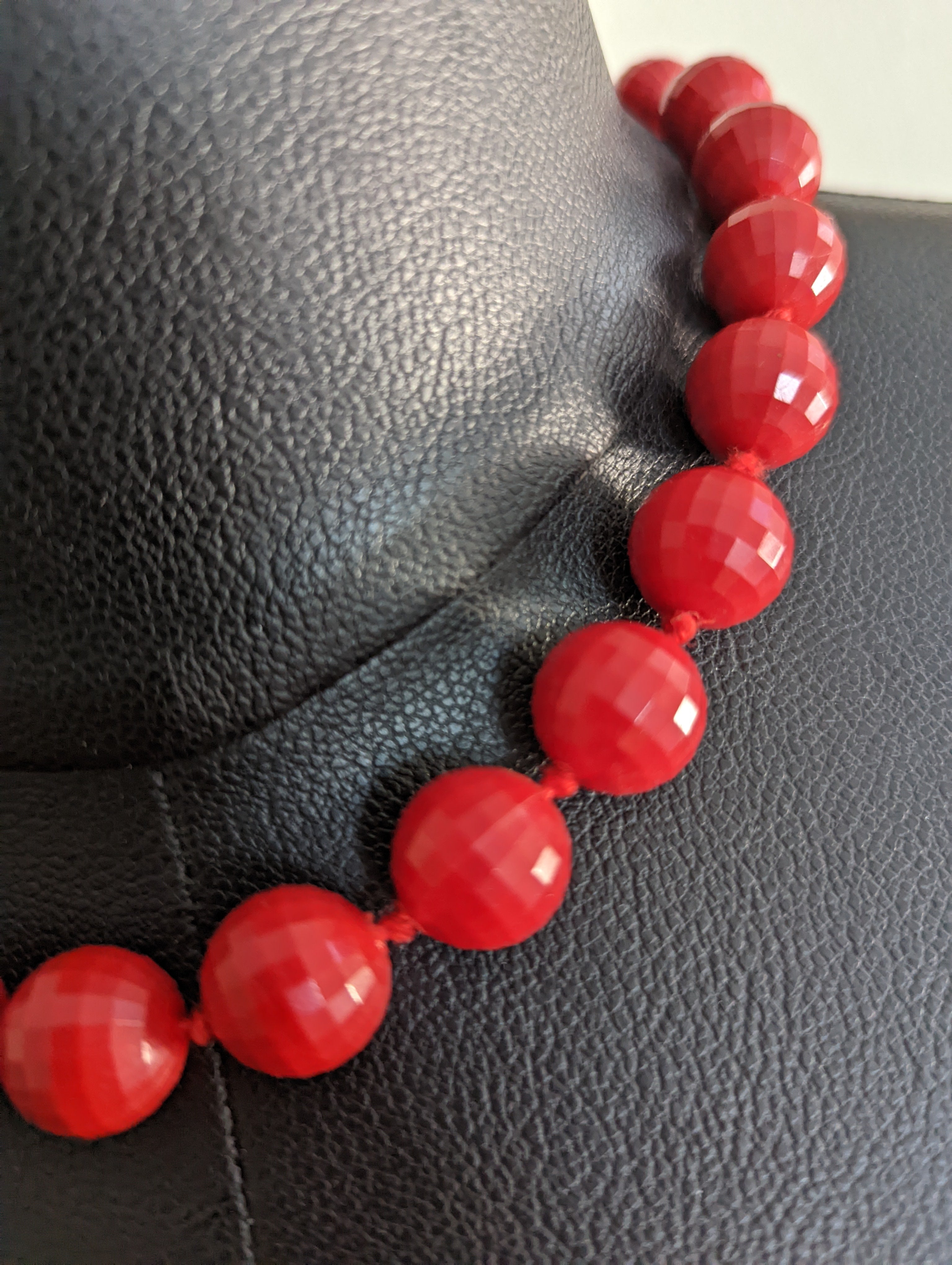Vintage 60s Cherry Red Beaded Choker Necklace | Shop THRILLING