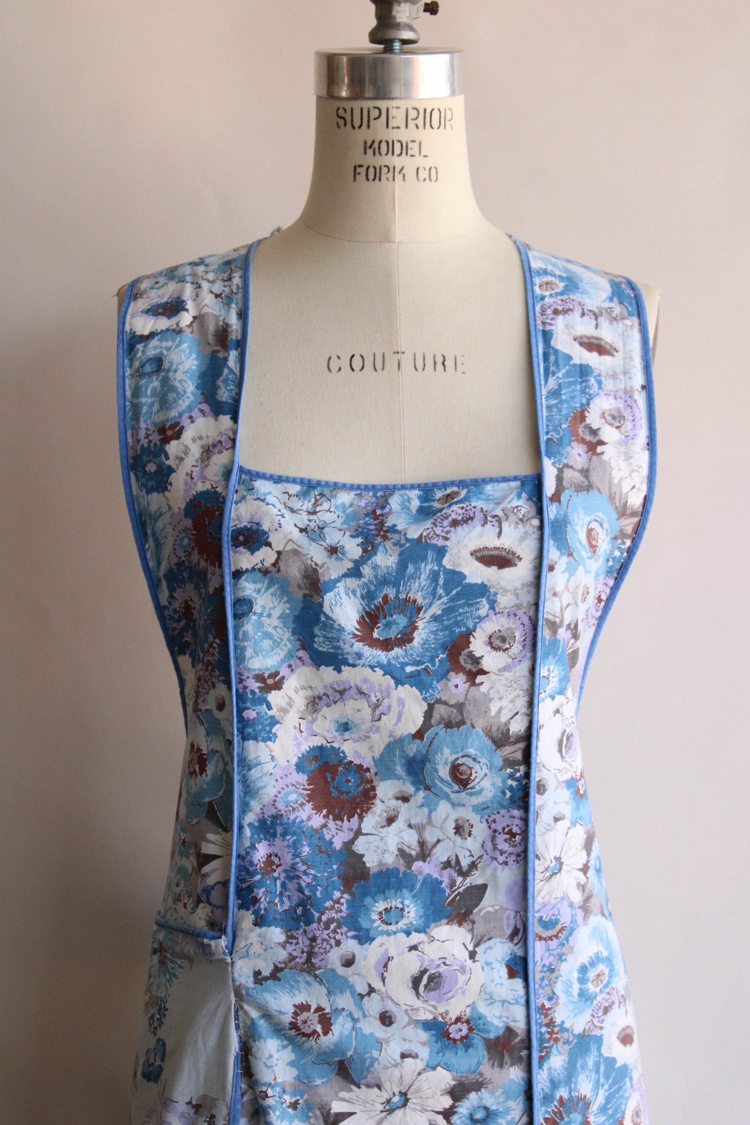 Vintage 50s/60s Blue Floral Pinafore Apron | Shop THRILLING
