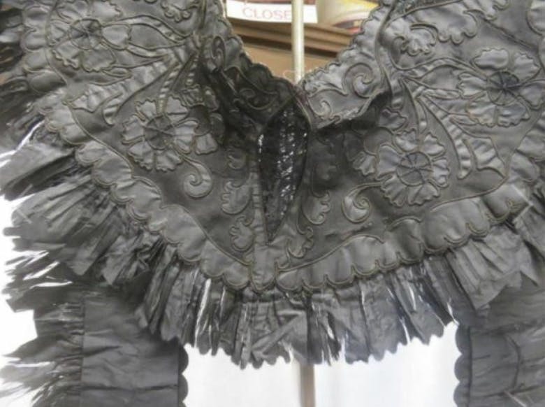 Vintage Victorian Black Lace Silk Shawl | Shop THRILLING