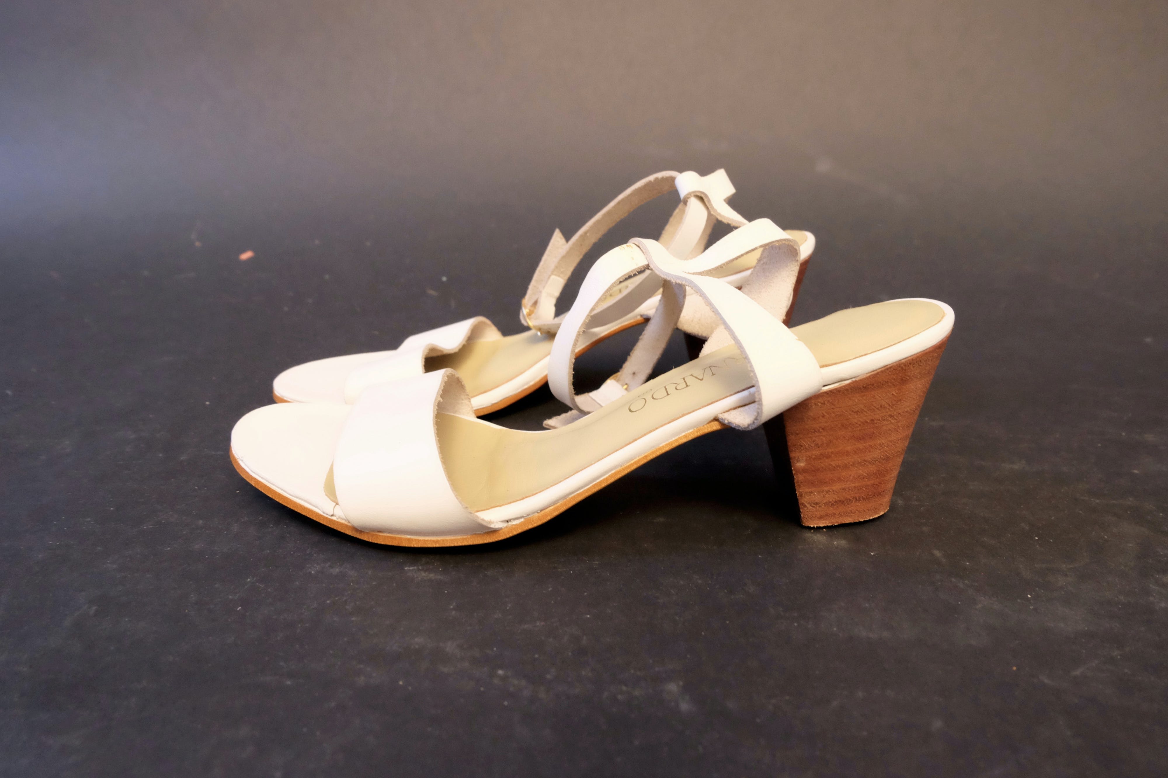 Vintage 70's Deadstock White Leather Sandals | Shop THRILLING