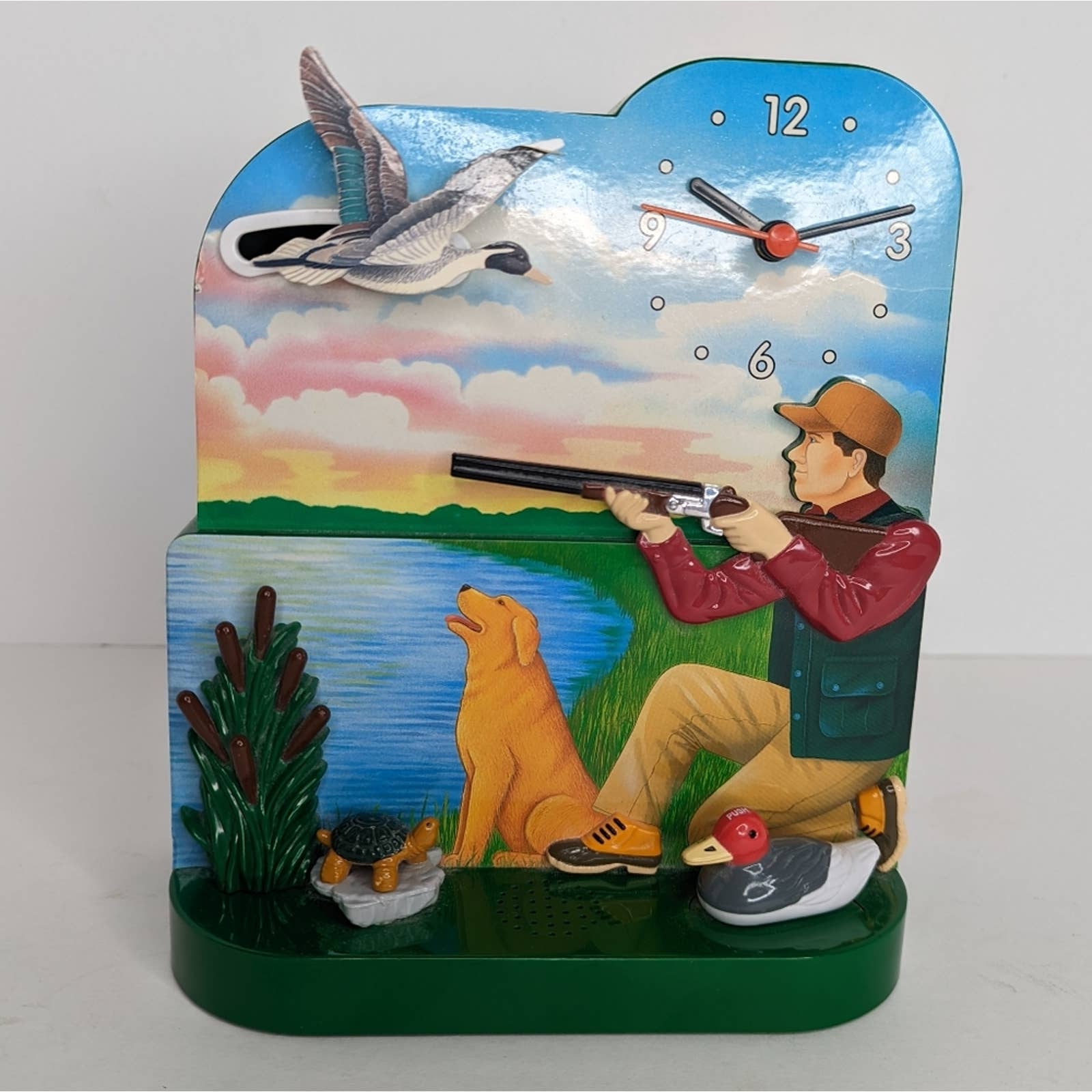 Vintage 1998 The Original Hunting Clock Table Top Animated | Shop THRILLING