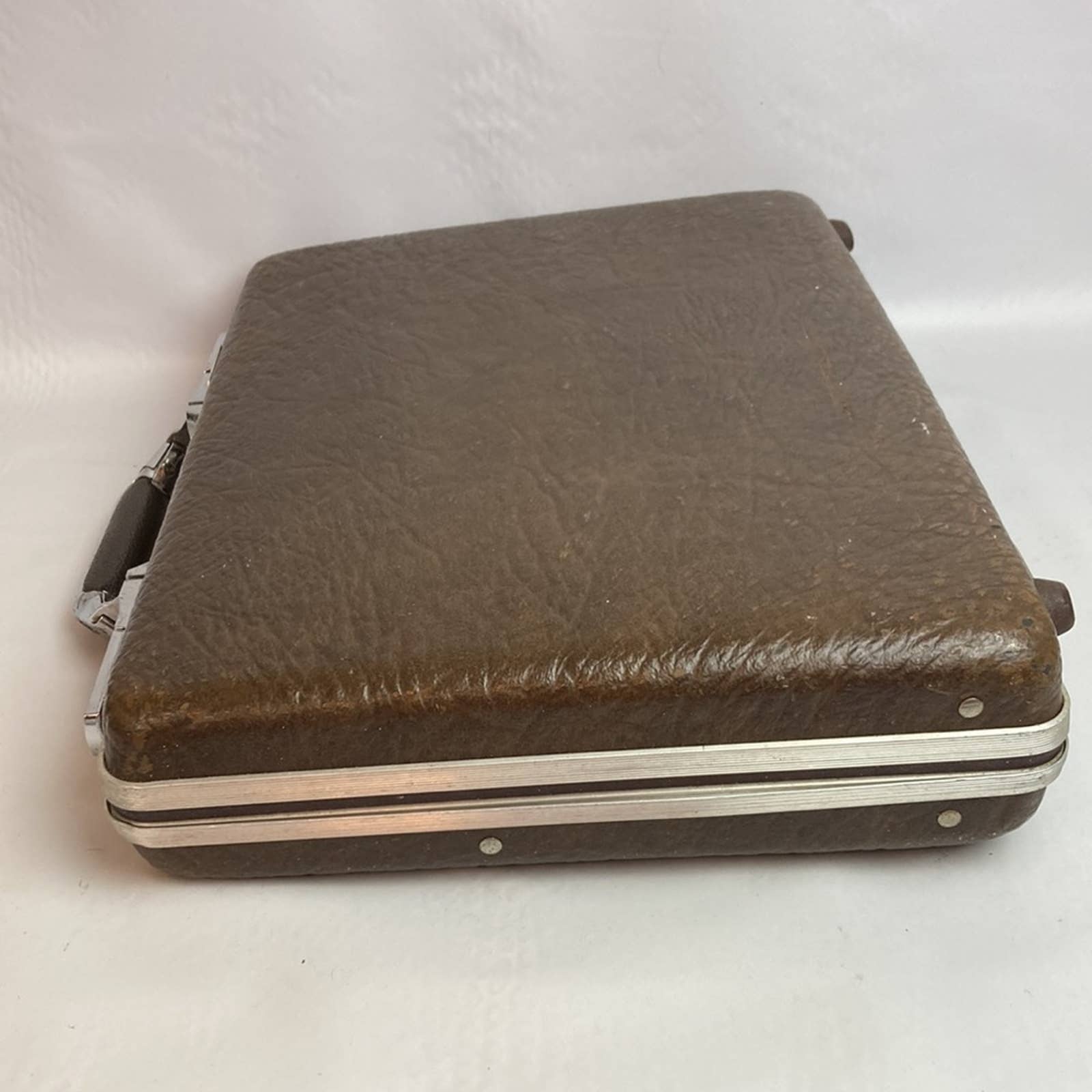 Vintage Hard Shell Brown Briefcase Travel Bag Career by American Touri ...