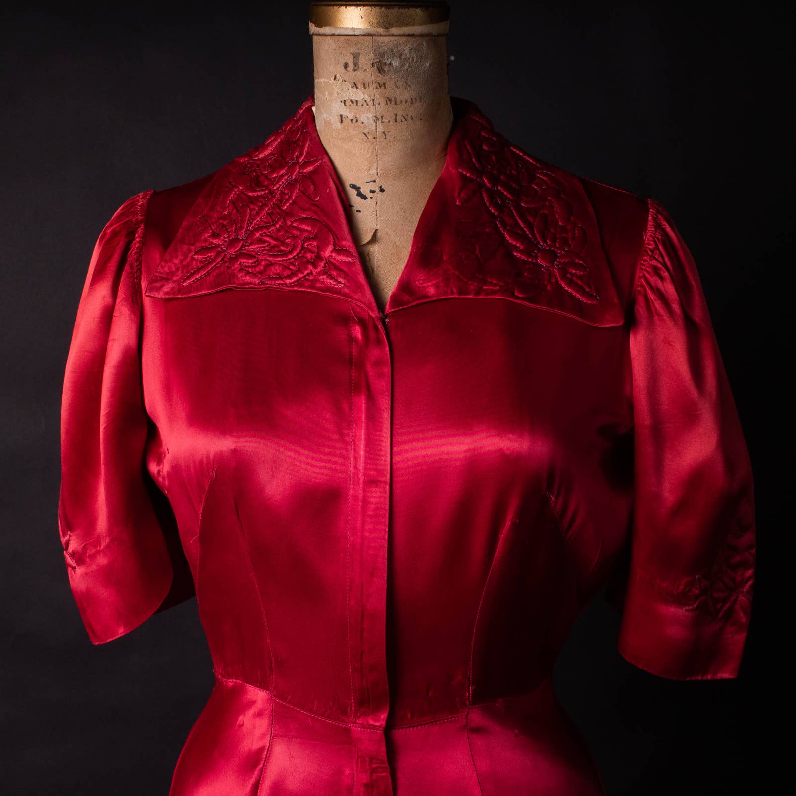 Vintage 40s Red Satin Dressing Gown | Shop THRILLING