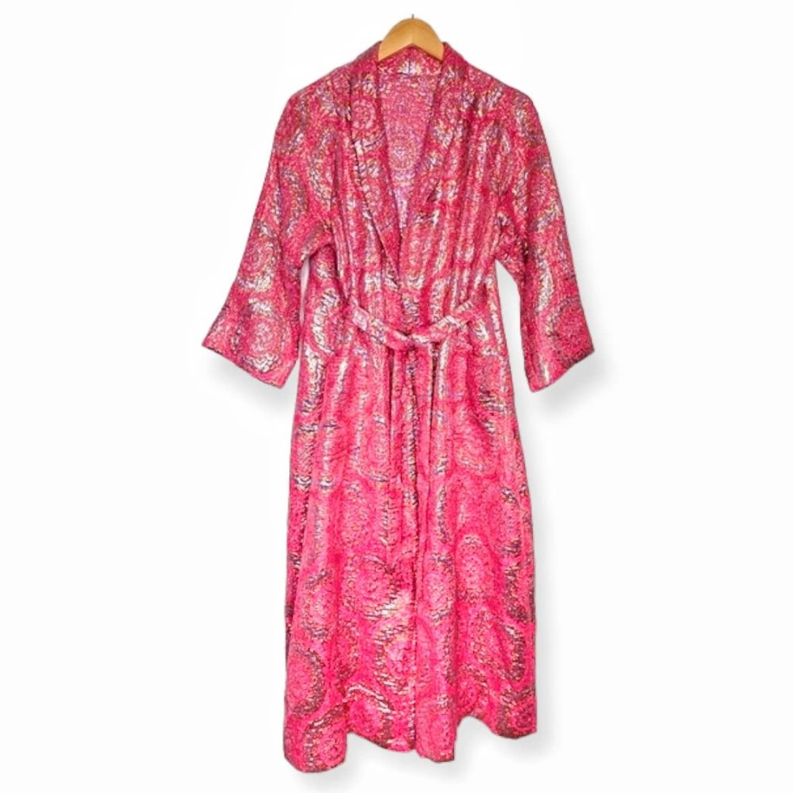 Vintage 60s Glamour Pink Silver Gold Metallic Brocade Robe | Shop THRILLING