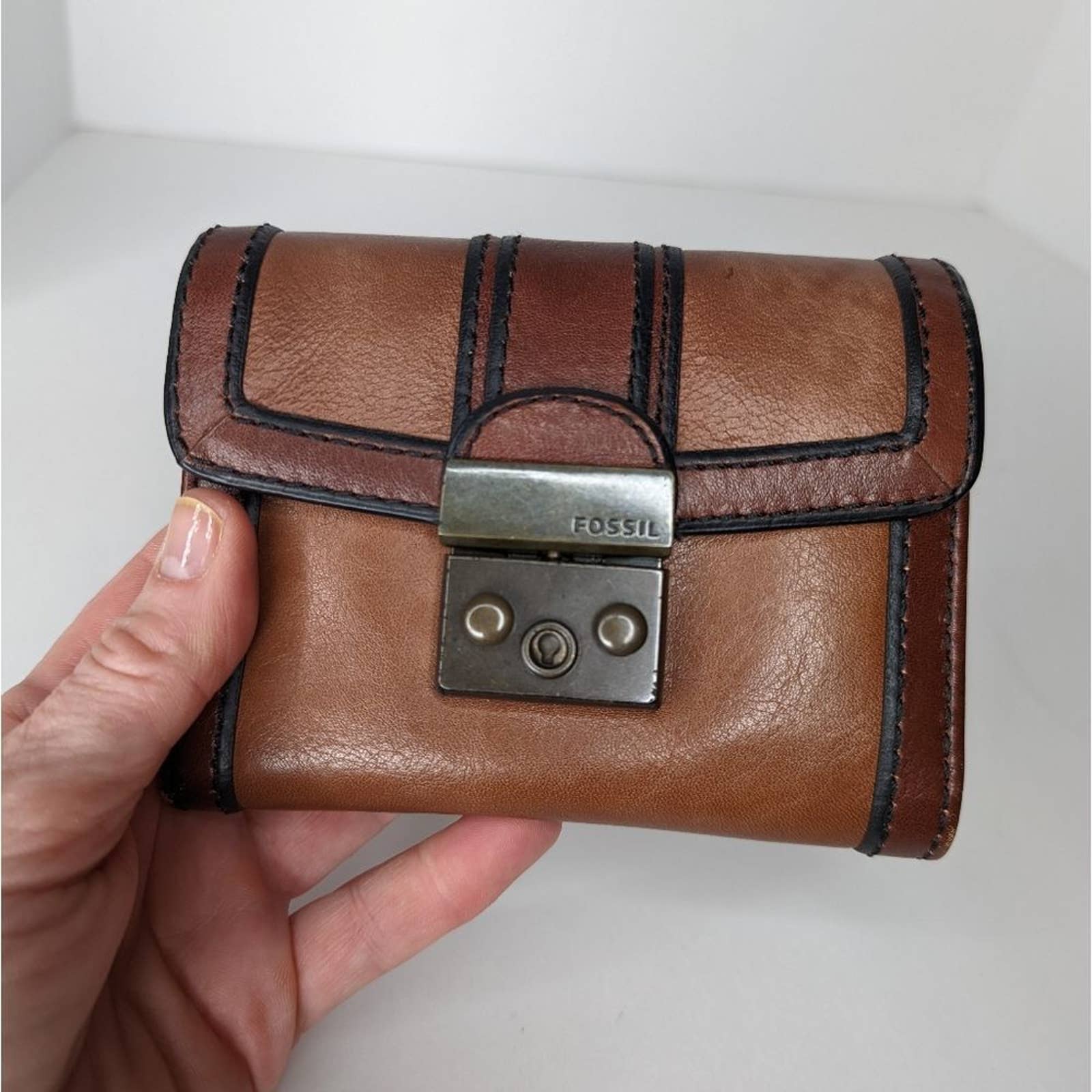Fossil Vintage Reissue Vri Trifold Two Tone Leather Wallet by Fossil ...