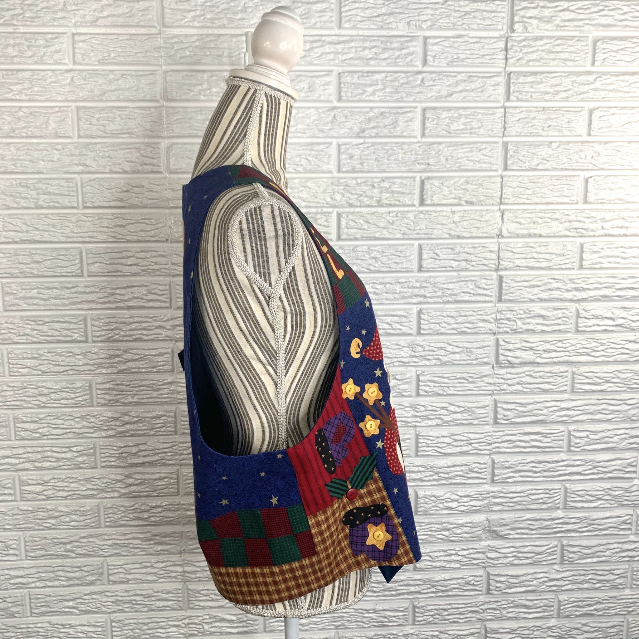 Vintage Handmade Christmas Vest | Shop THRILLING