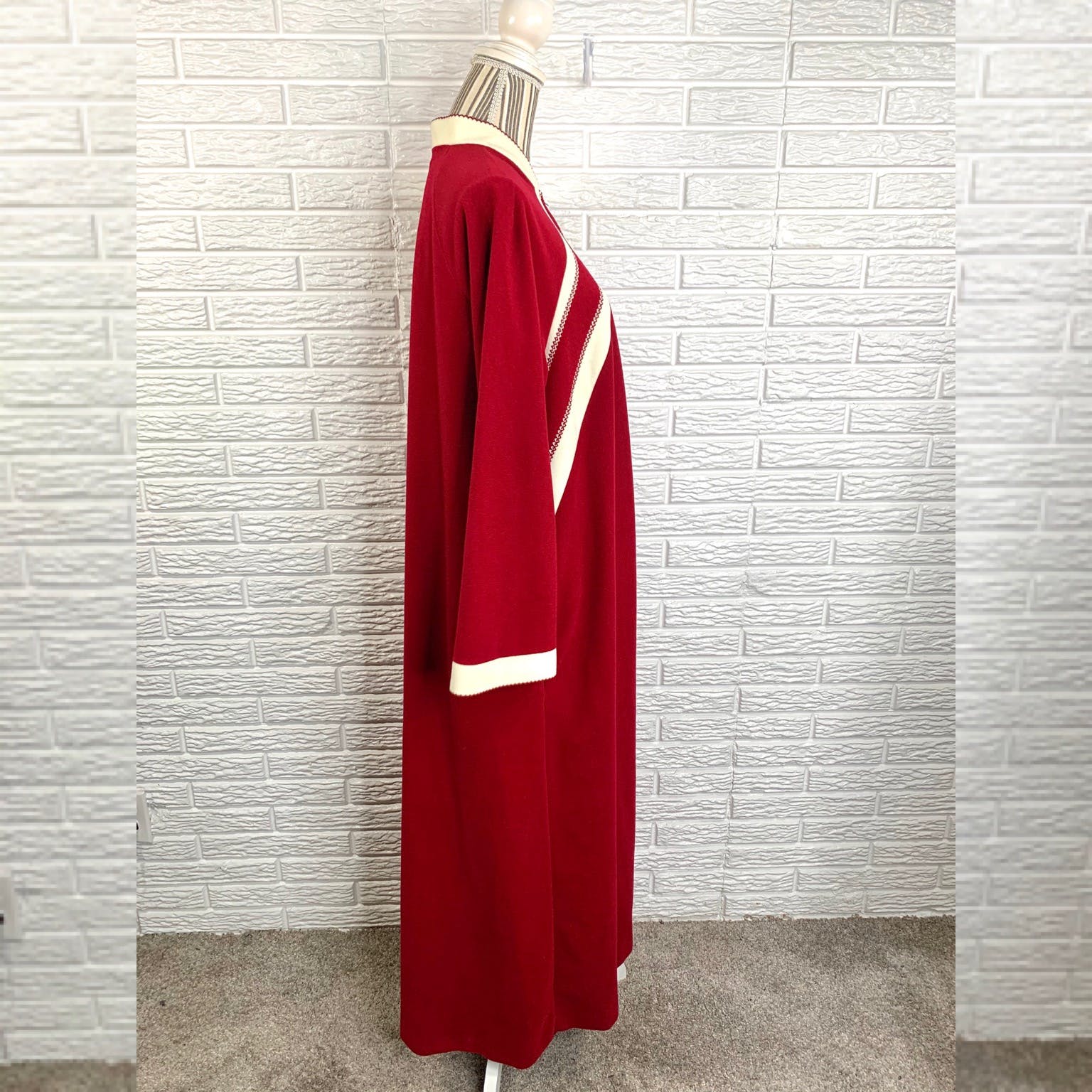 Vintage Red House Coat Nightgown with Cream Trimming by Vassarette ...